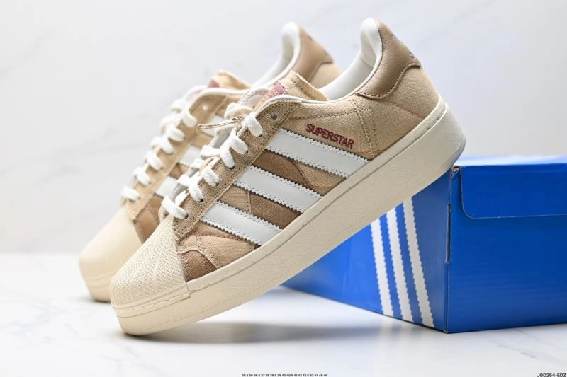 Accurate model Adidas XLG Shoes