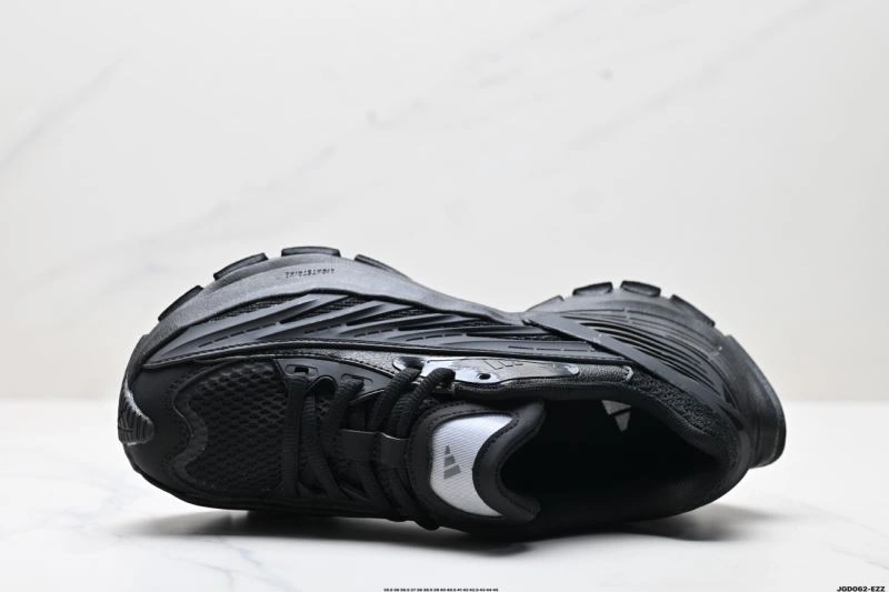 Top mirror Adidas XLG Shoes