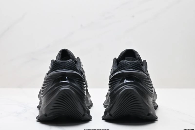 Top mirror Adidas XLG Shoes