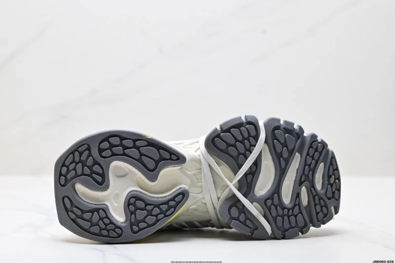 Top mirror Adidas XLG Shoes