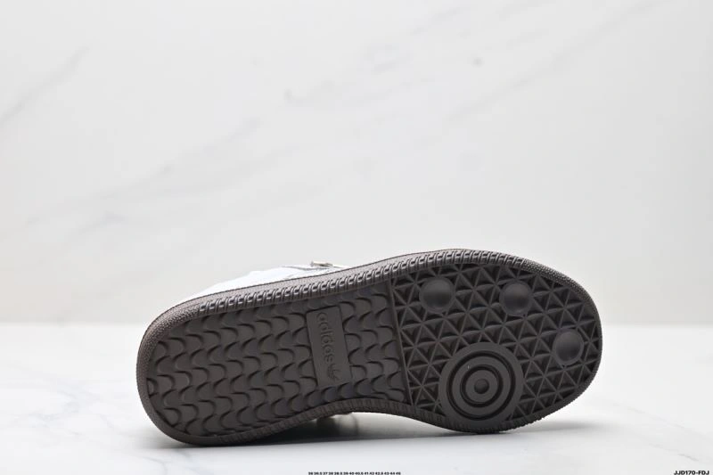 Brand-authenticated Adidas XLG Shoes
