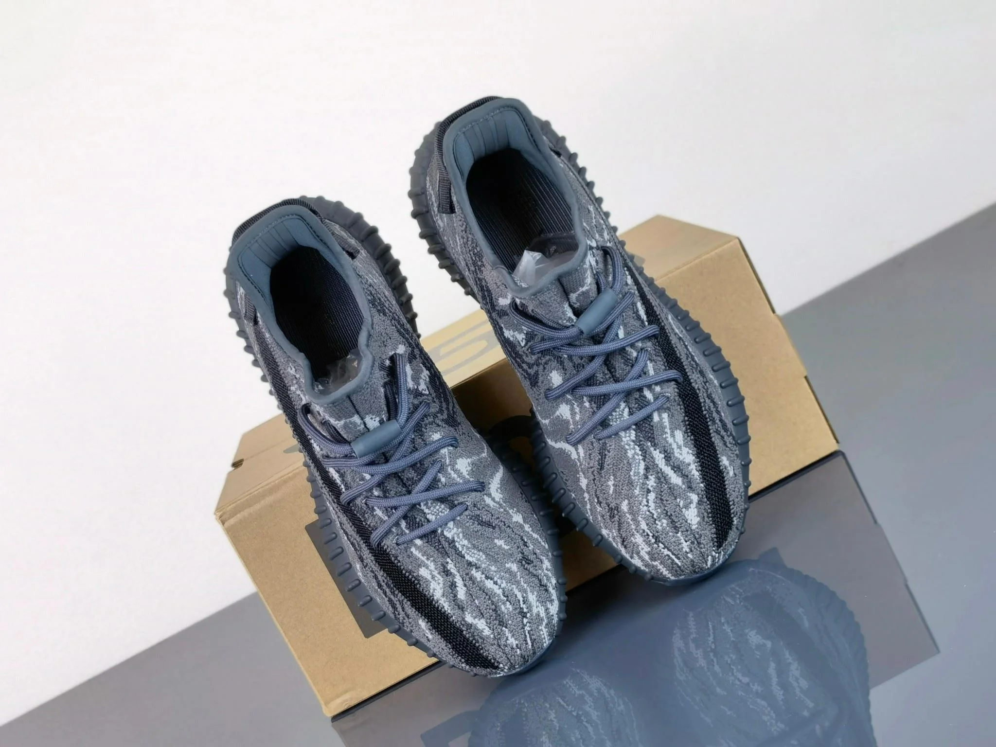 High accuracy Adidas Yeezy 350 Shoes