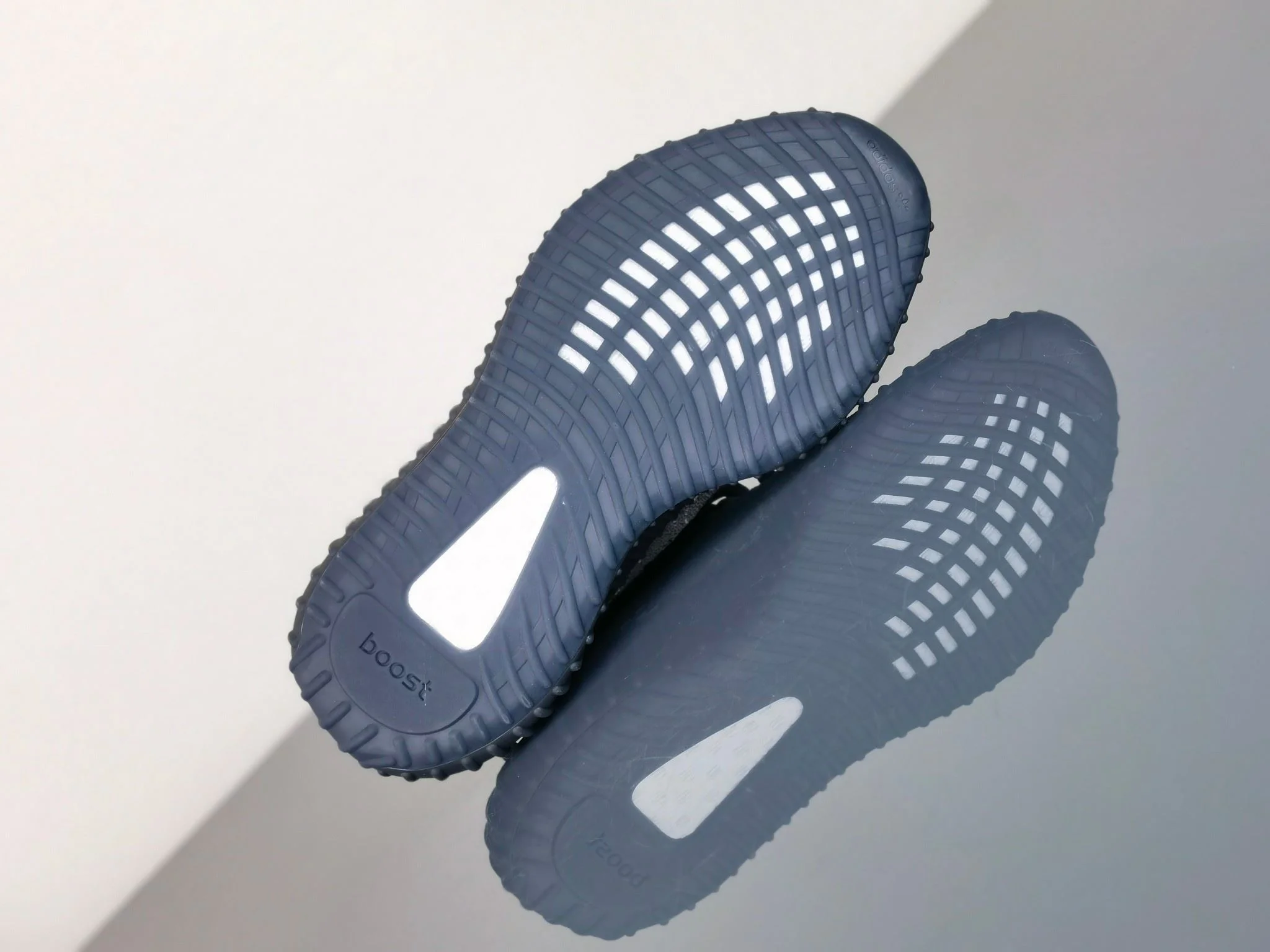 High accuracy Adidas Yeezy 350 Shoes