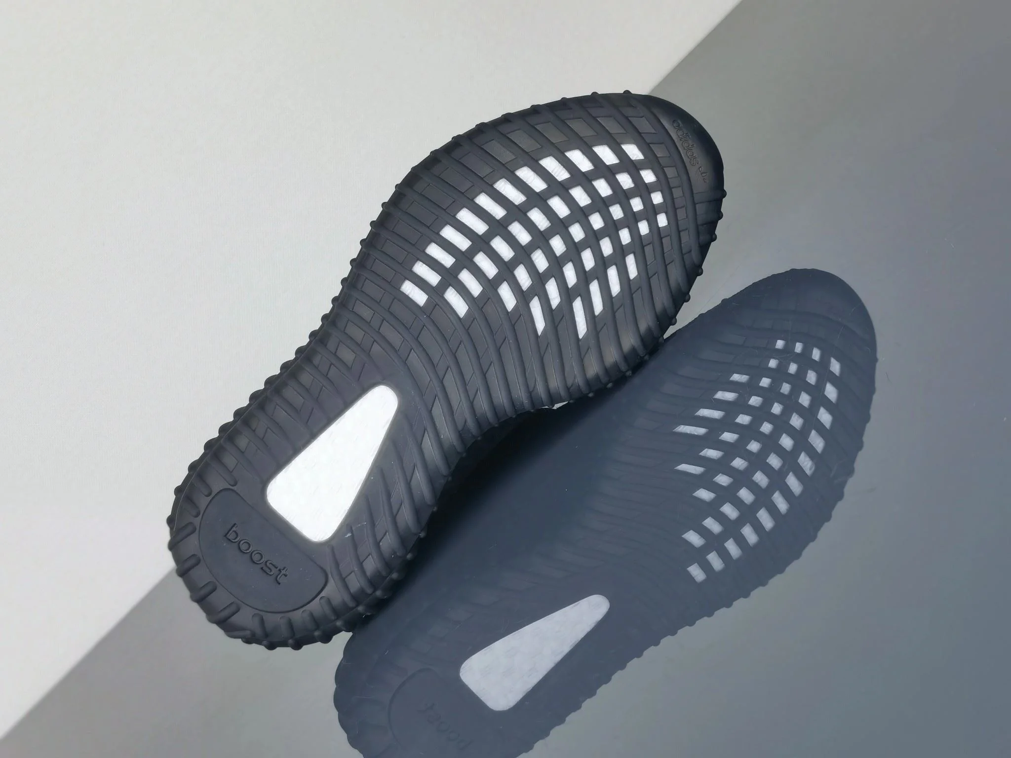 Genuine Adidas Yeezy 350 Shoes