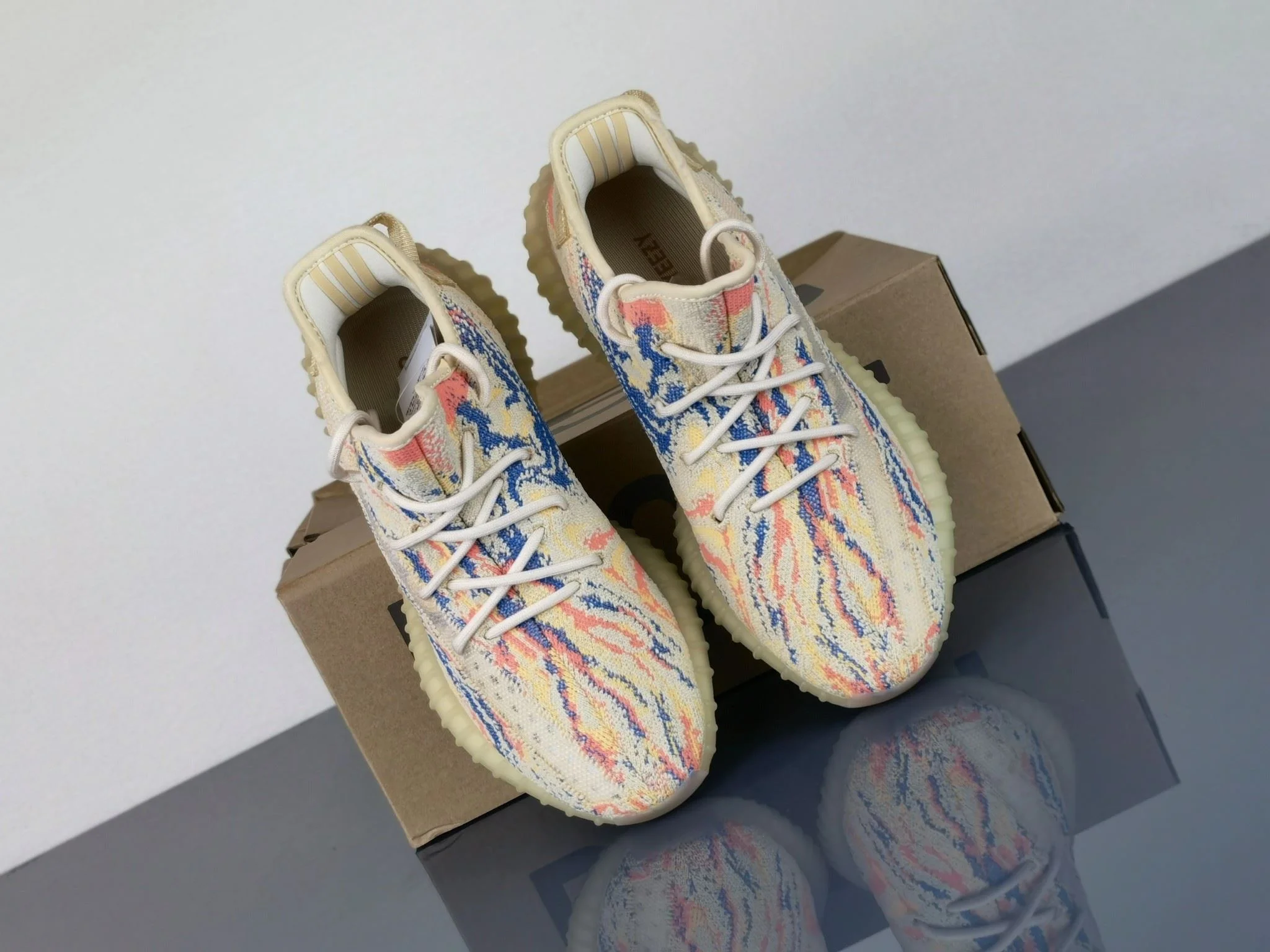 Accurate model Adidas Yeezy 350 Shoes