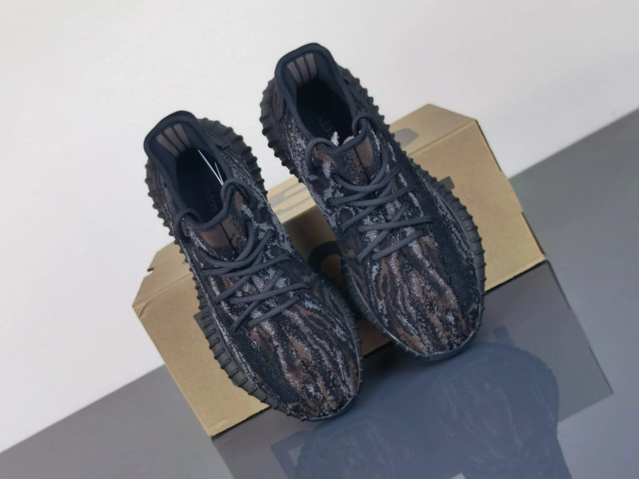 1:1 copy Adidas Yeezy 350 Shoes