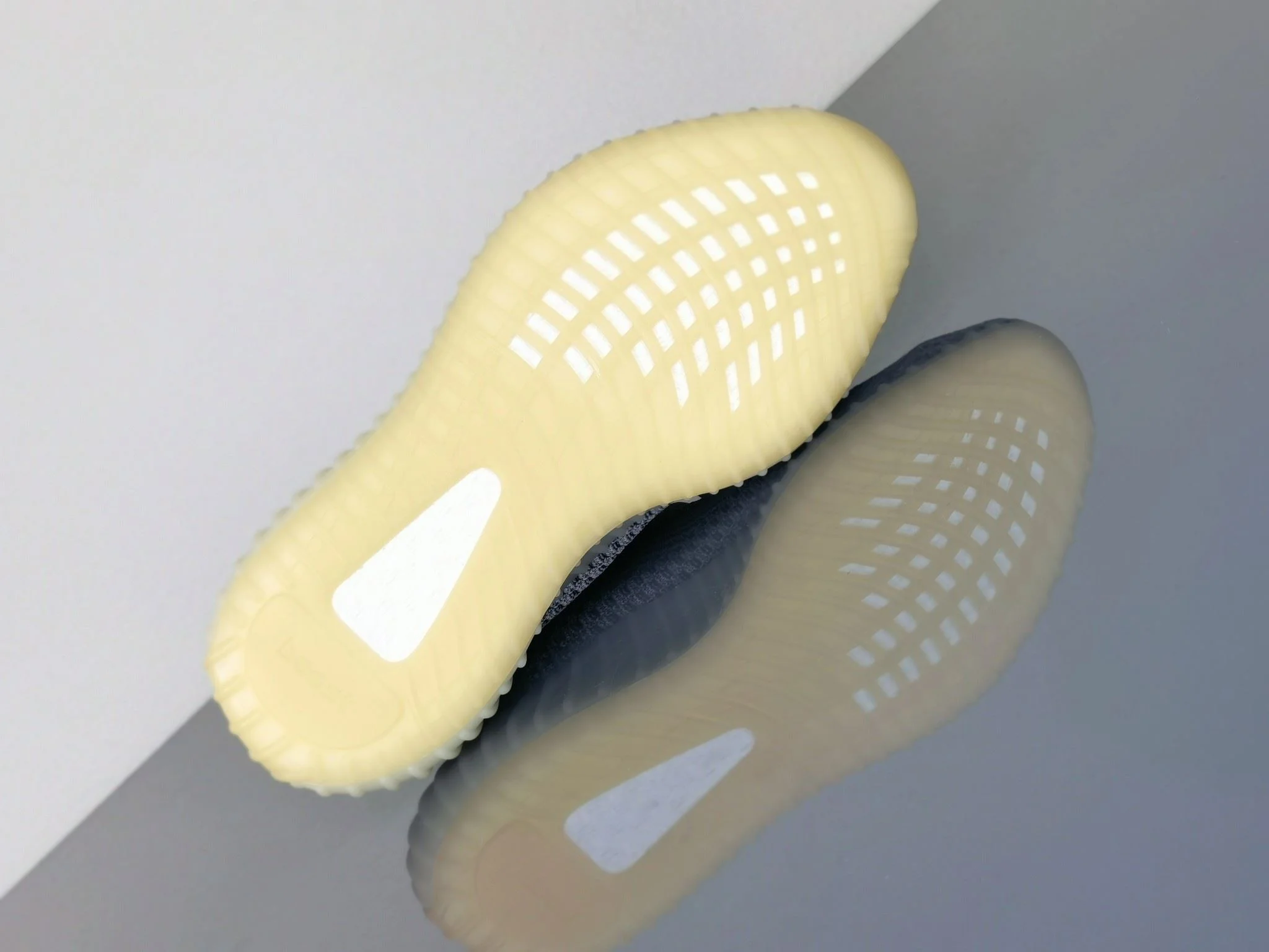 Inexpensive Adidas Yeezy 350 Shoes