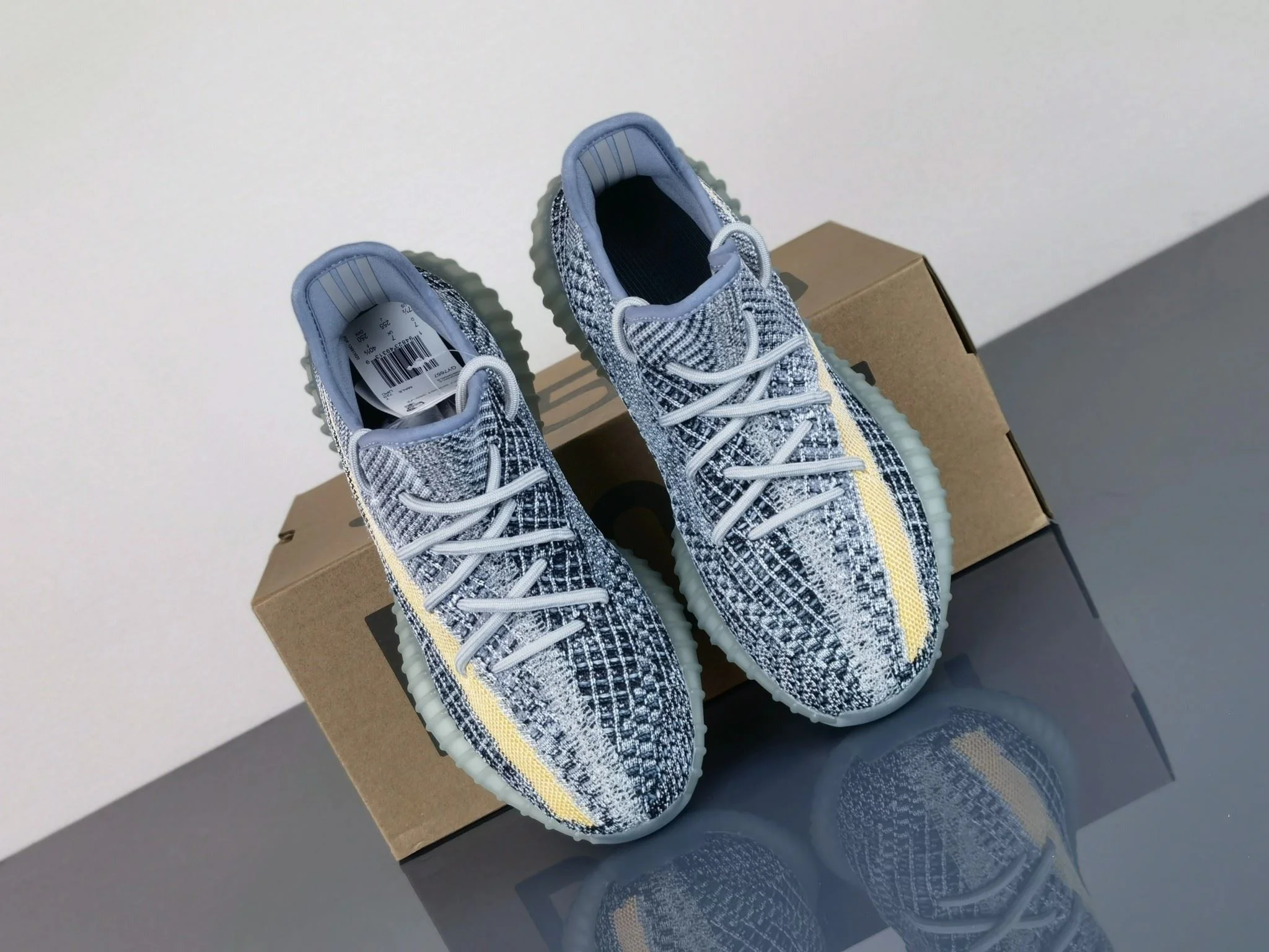 Indistinguishable Adidas Yeezy 350 Shoes