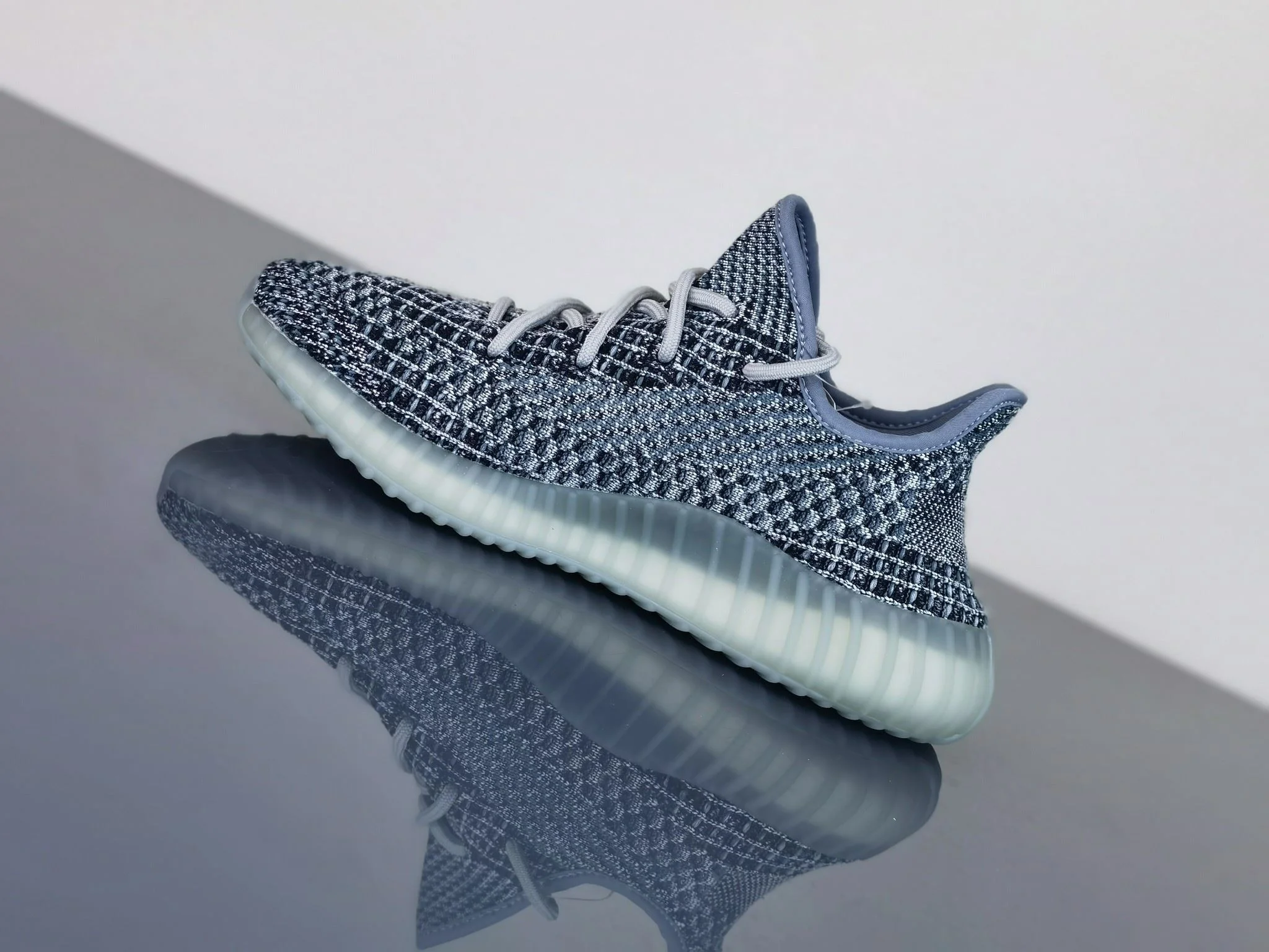 Indistinguishable Adidas Yeezy 350 Shoes