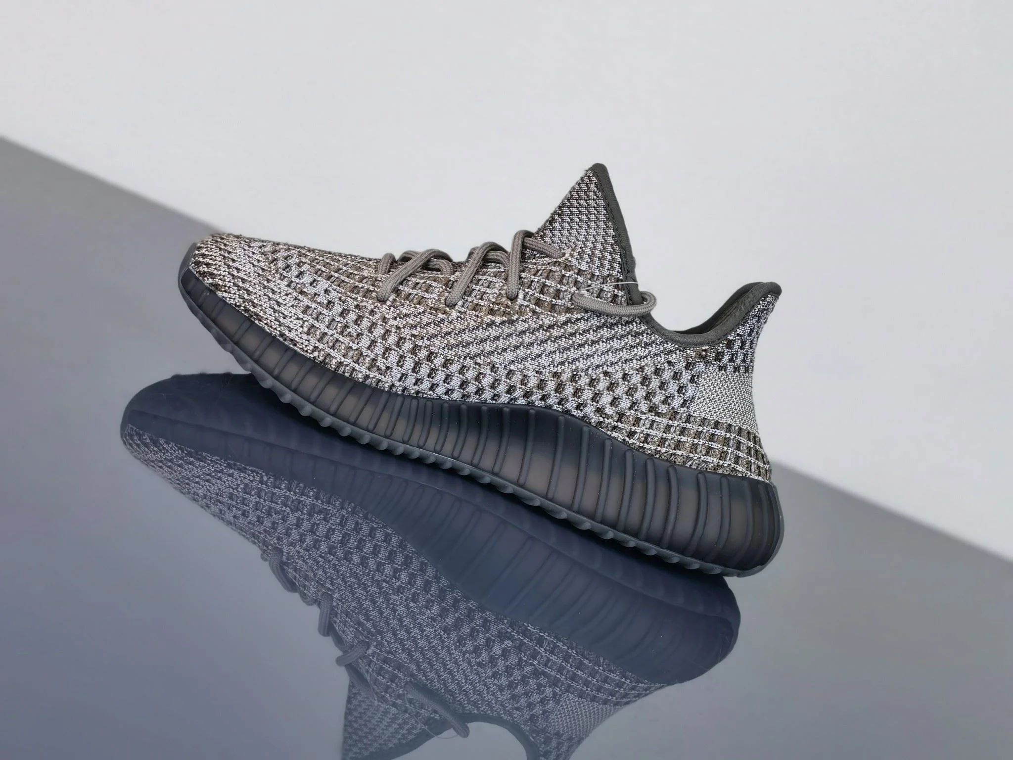 Precise copy Adidas Yeezy 350 Shoes