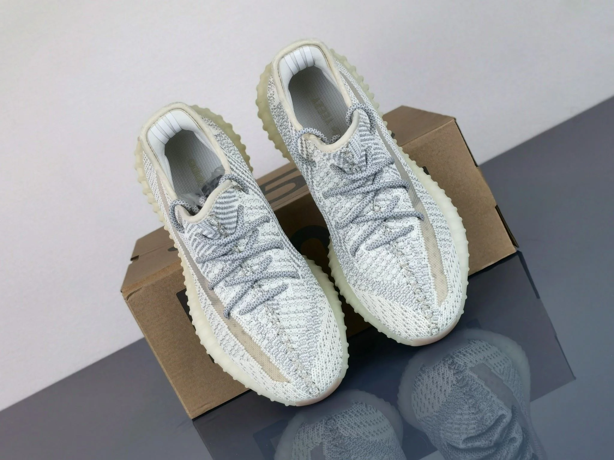 Accurate model Adidas Yeezy 350 Shoes