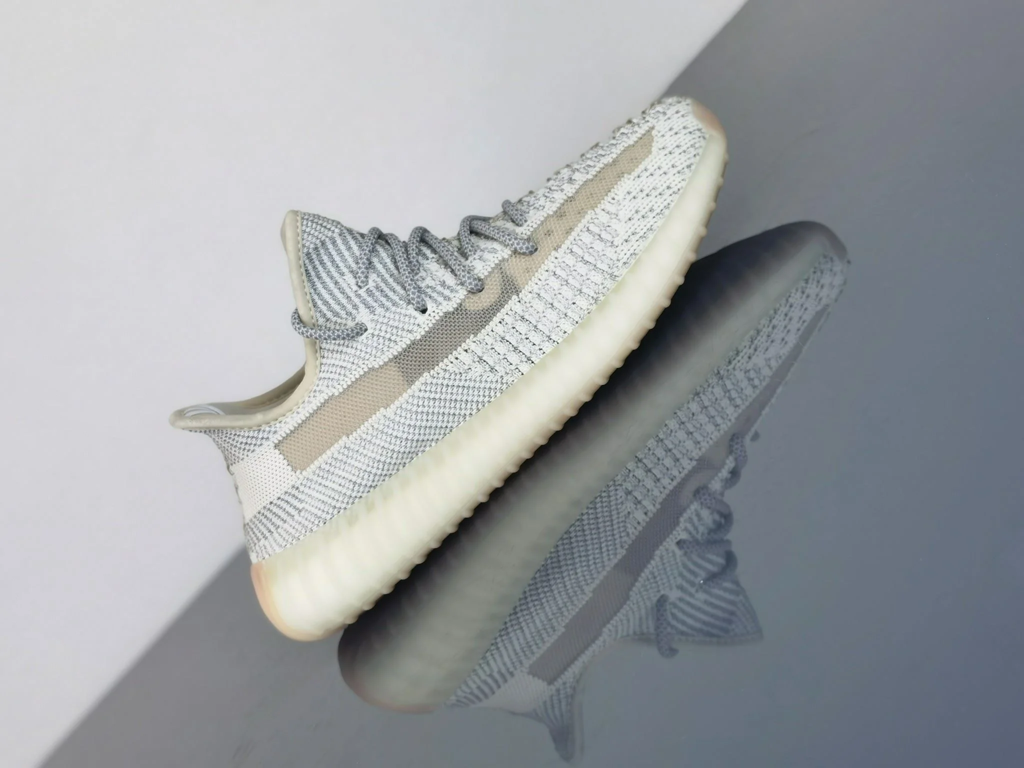 Accurate model Adidas Yeezy 350 Shoes