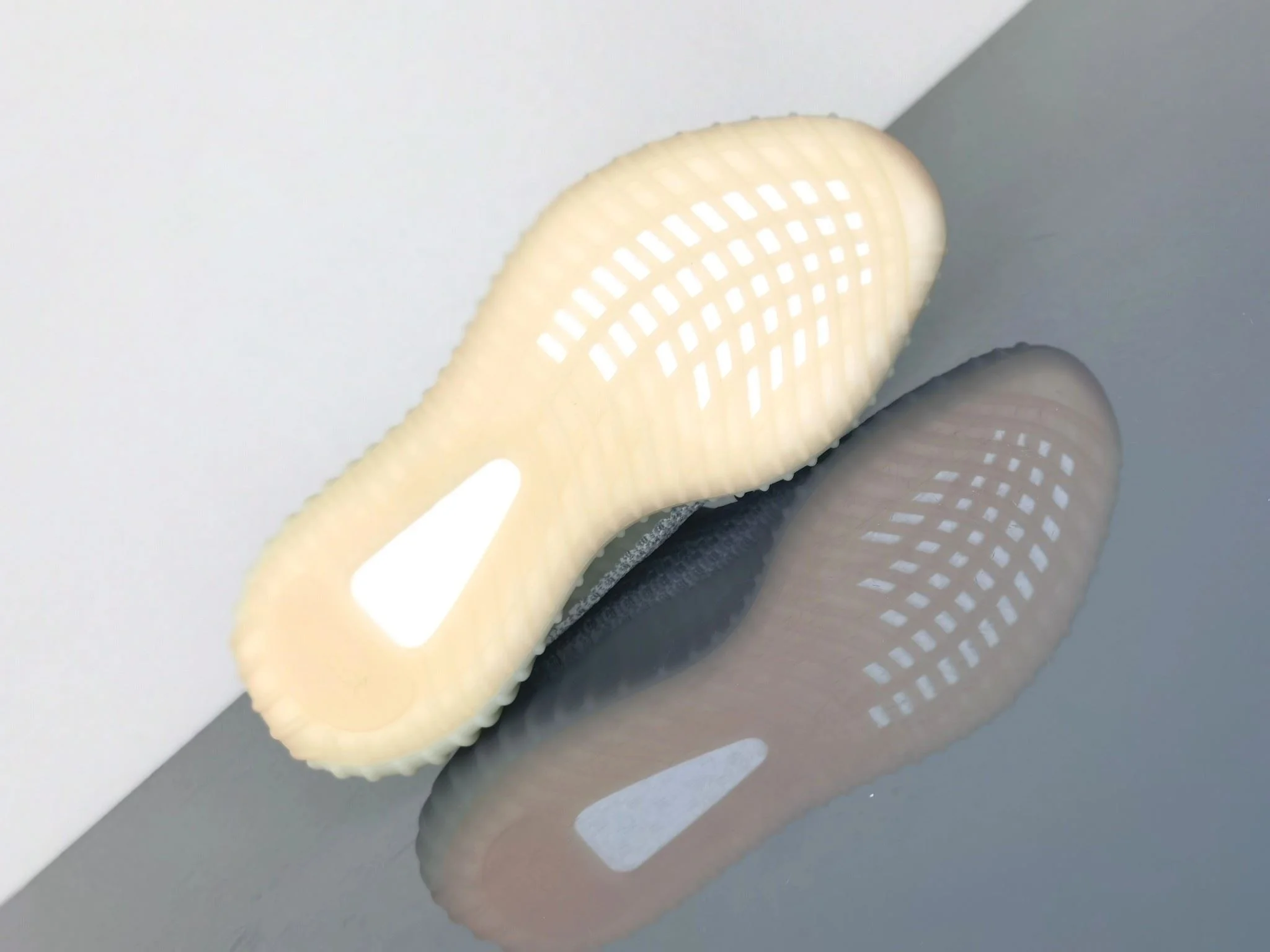 Accurate model Adidas Yeezy 350 Shoes