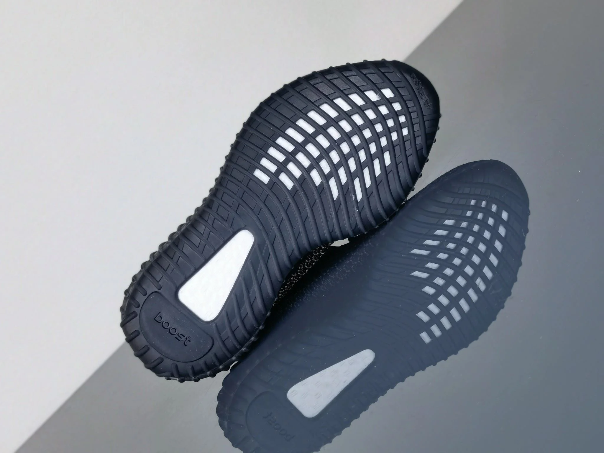 Perfect replica Adidas Yeezy 350 Shoes