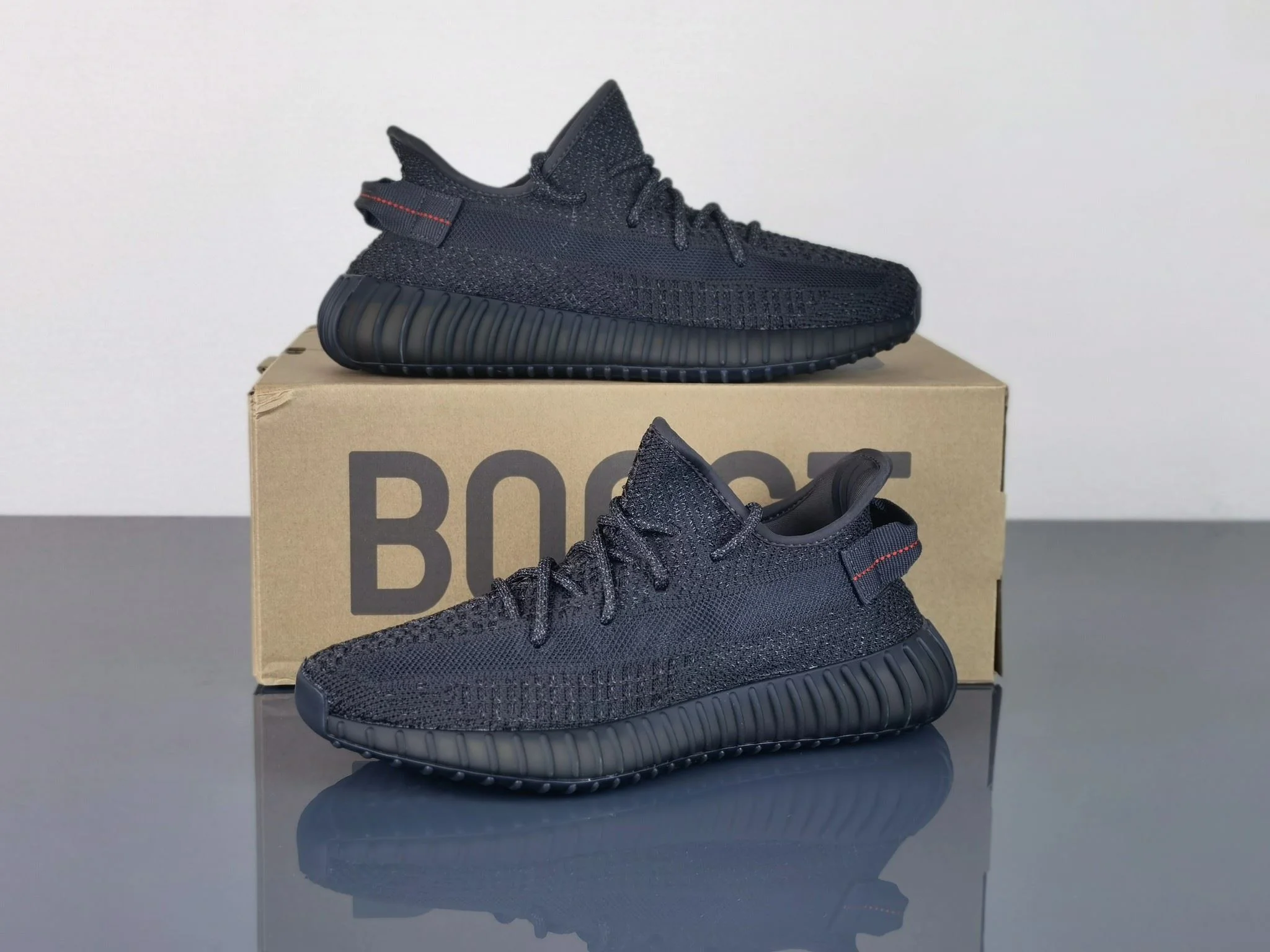 Accurate model Adidas Yeezy 350 Shoes