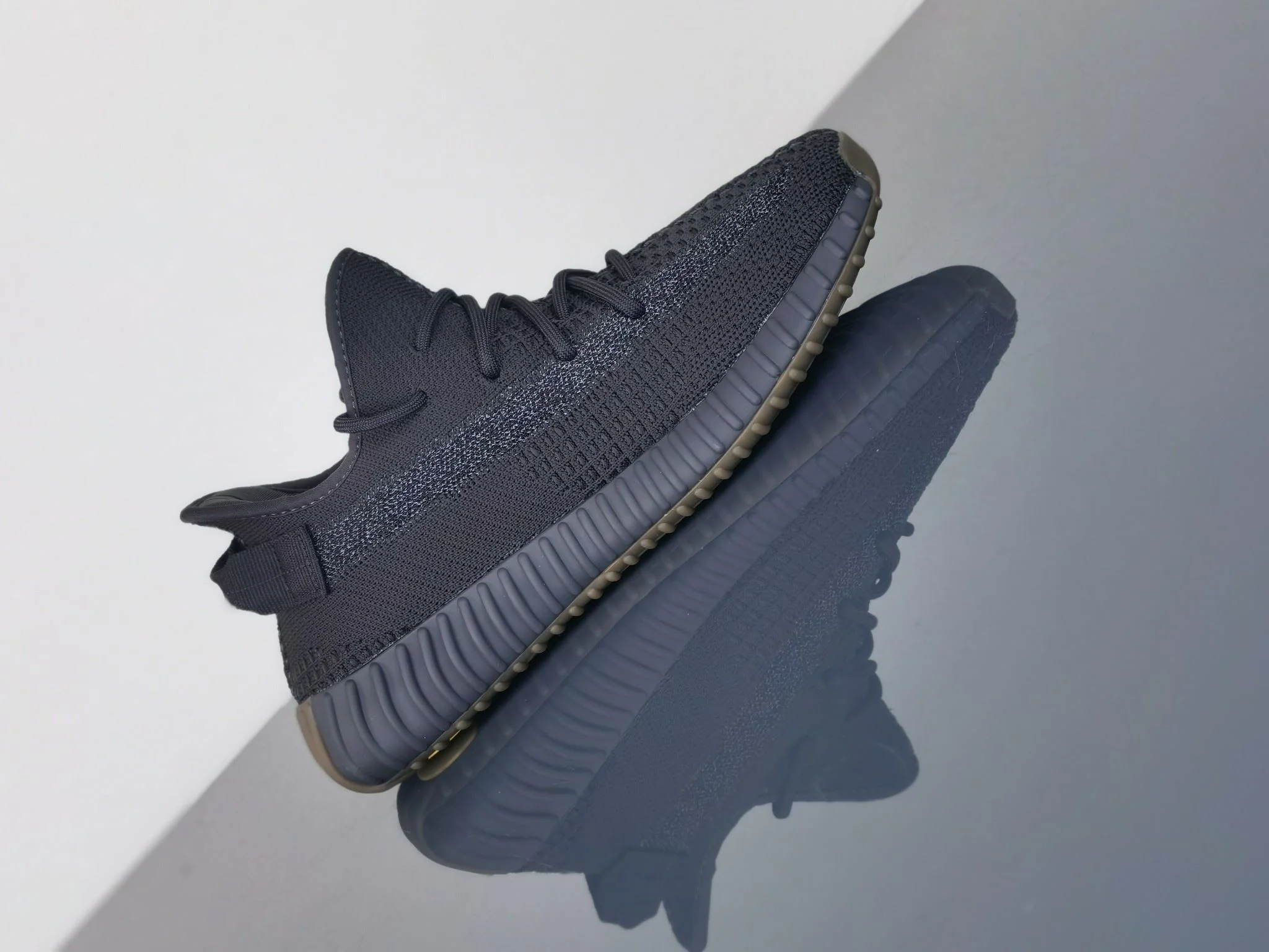Inexpensive Adidas Yeezy 350 Shoes
