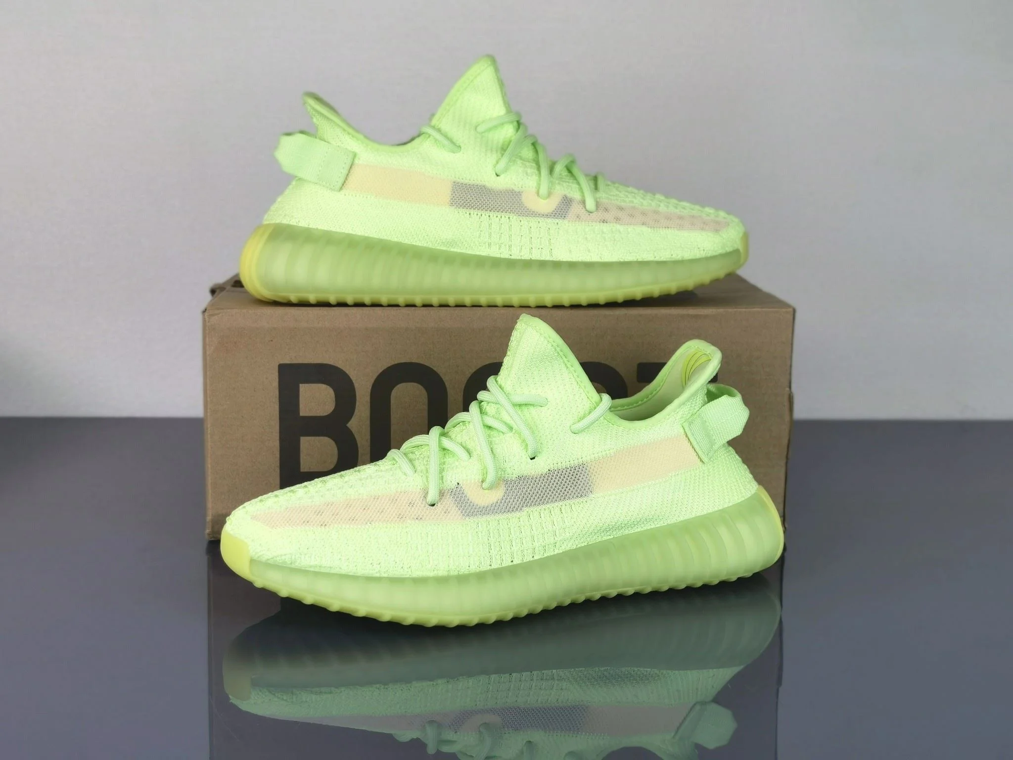 Accurate model Adidas Yeezy 350 Shoes