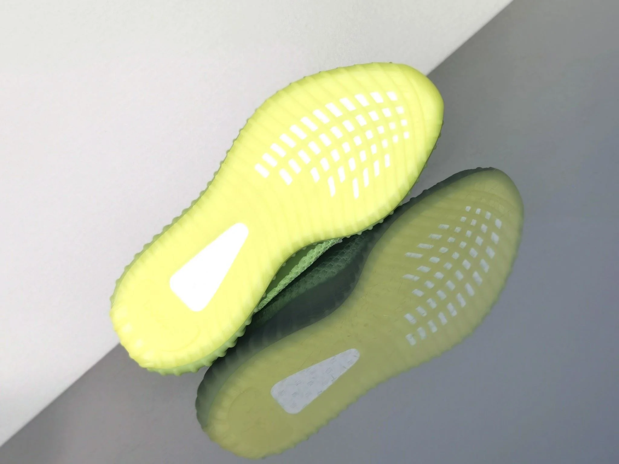 Accurate model Adidas Yeezy 350 Shoes