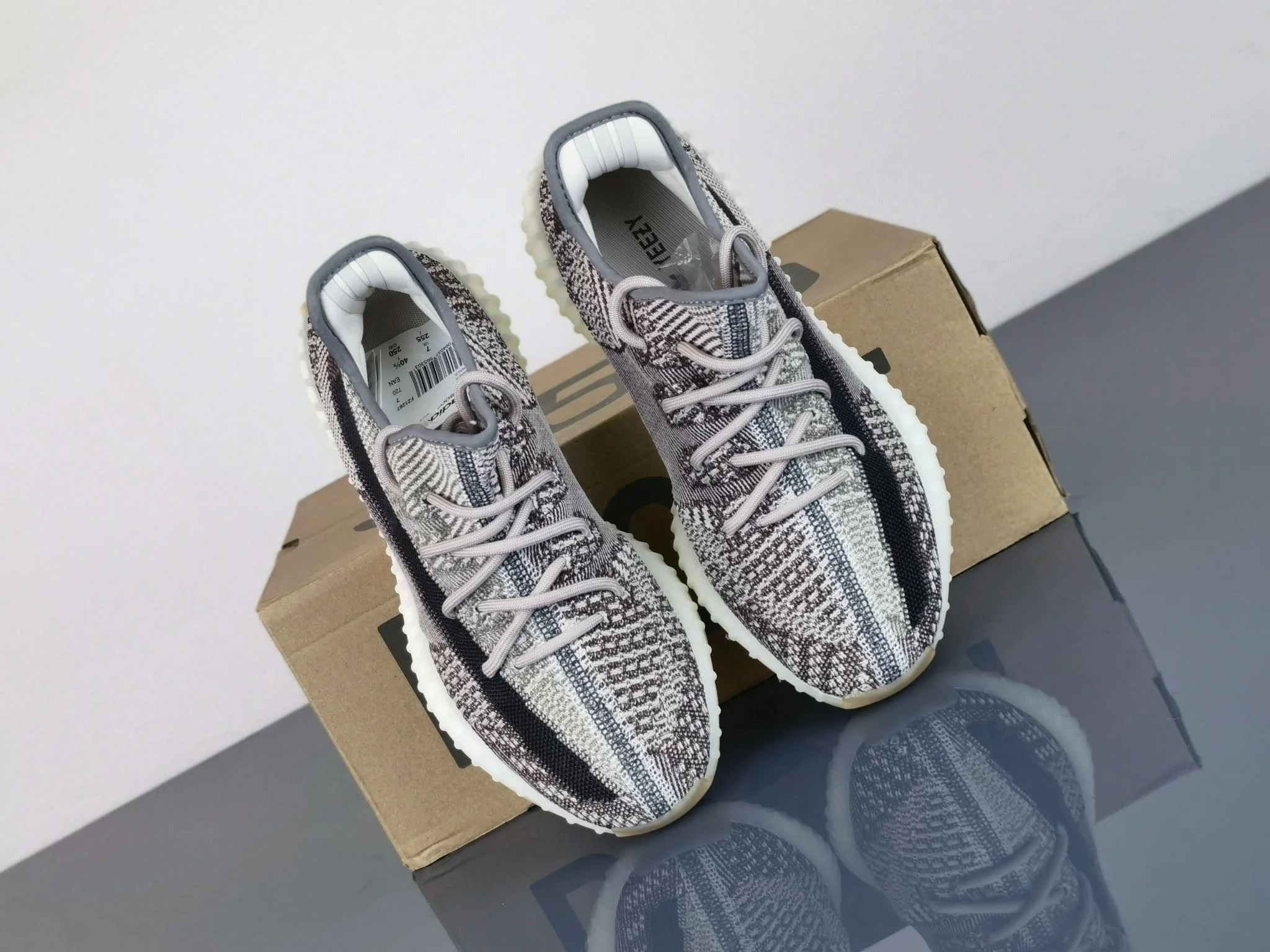 Legit Adidas Yeezy 350 Shoes