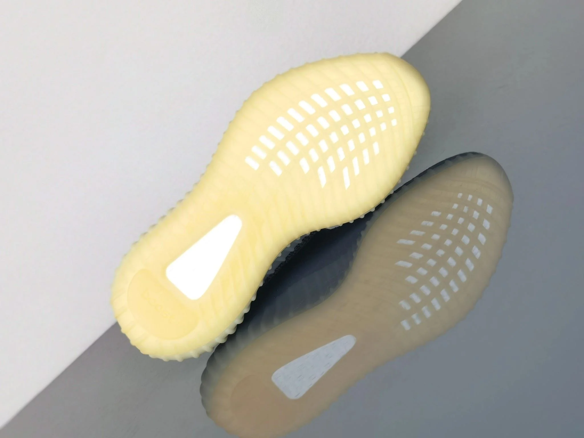 Perfect replica Adidas Yeezy 350 Shoes