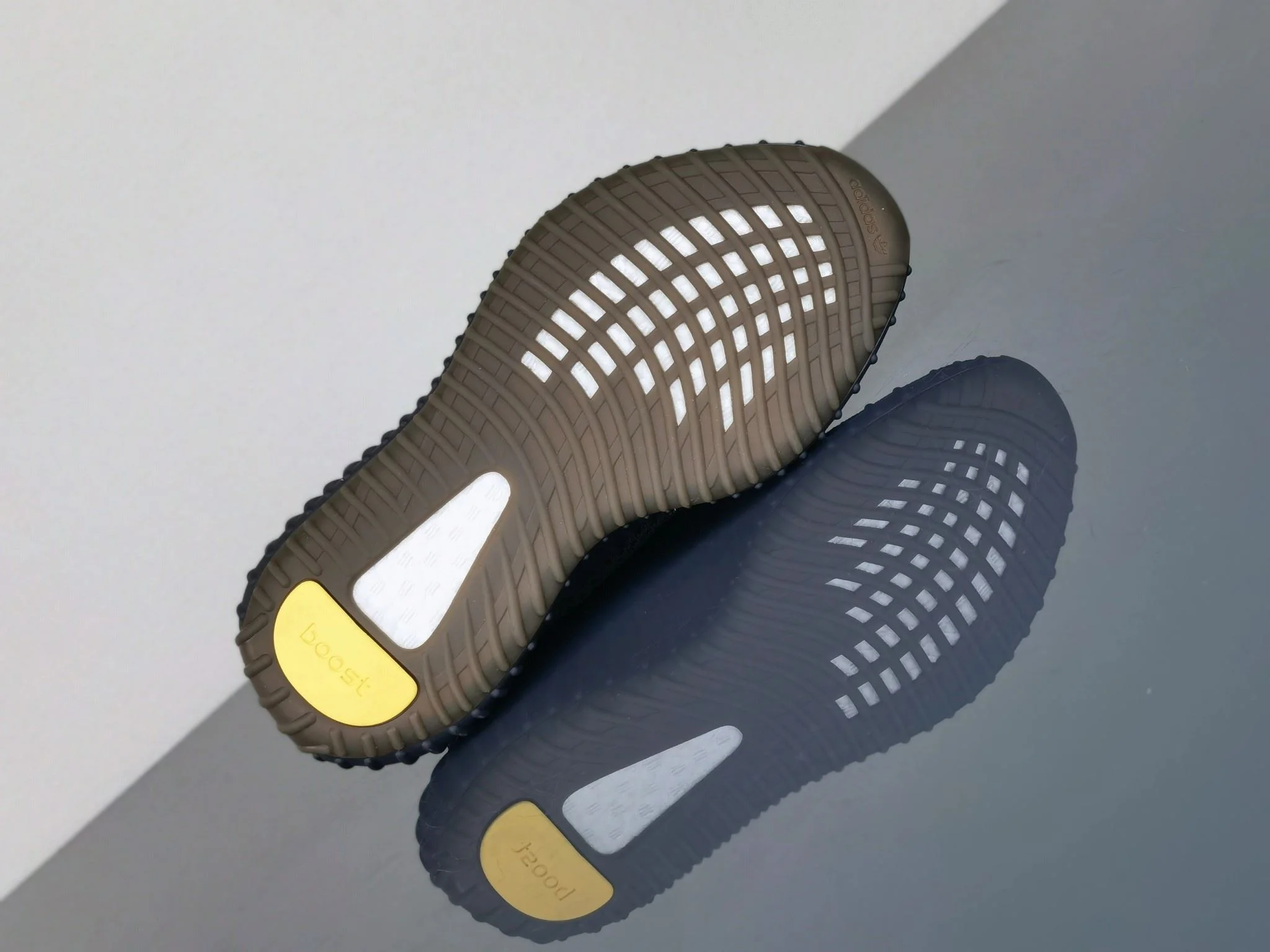 Perfect replica Adidas Yeezy 350 Shoes