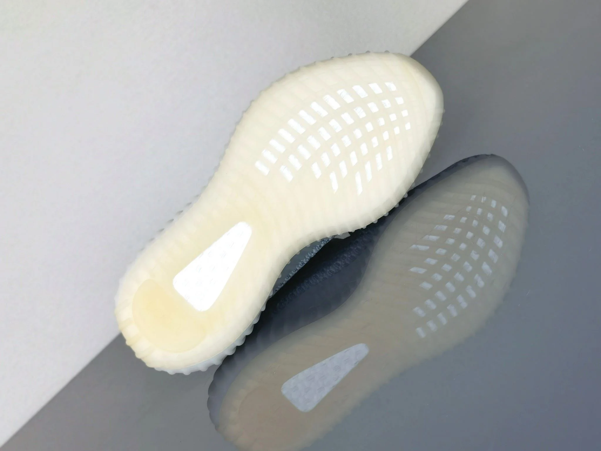 Legit Adidas Yeezy 350 Shoes