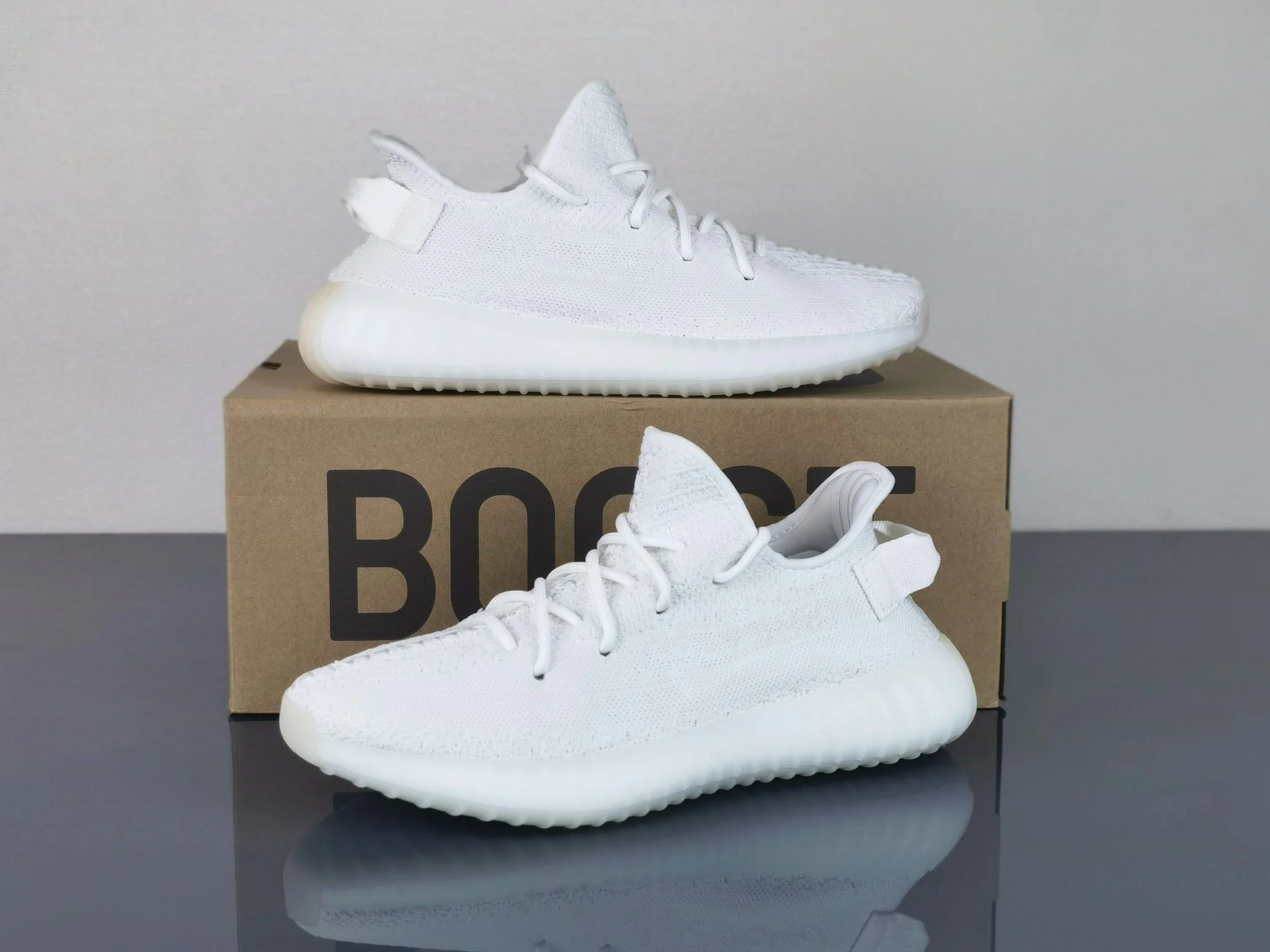 Exact replica Adidas Yeezy 350 Shoes