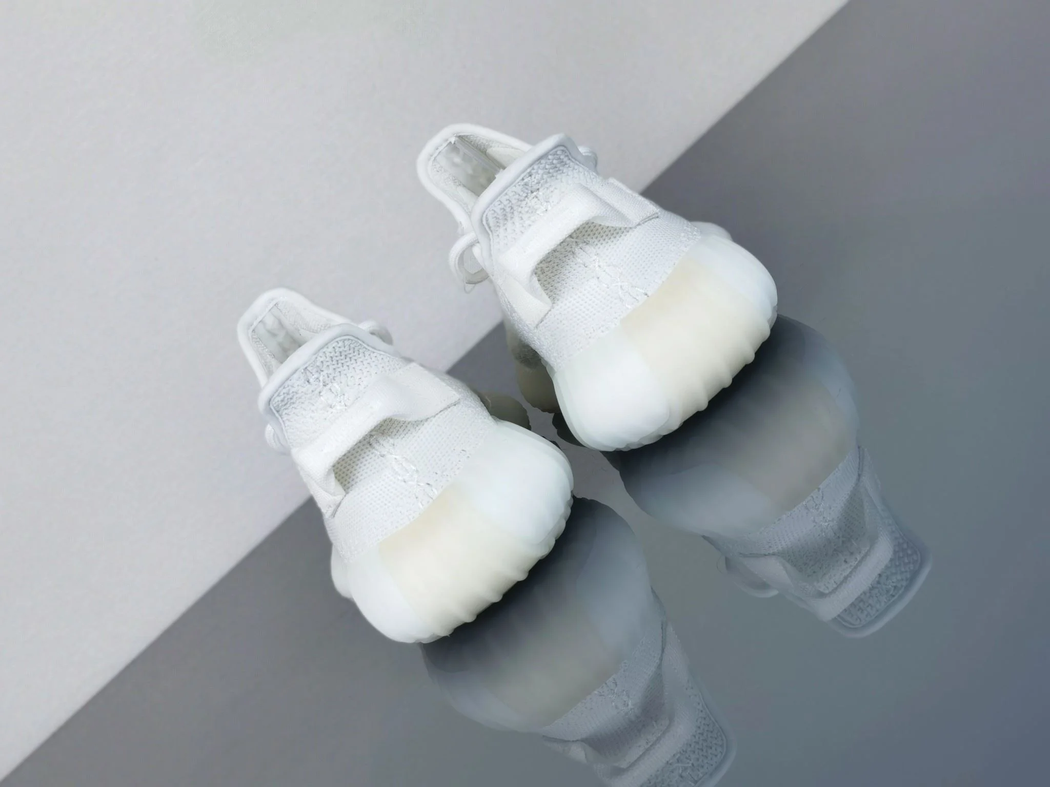 Exact replica Adidas Yeezy 350 Shoes
