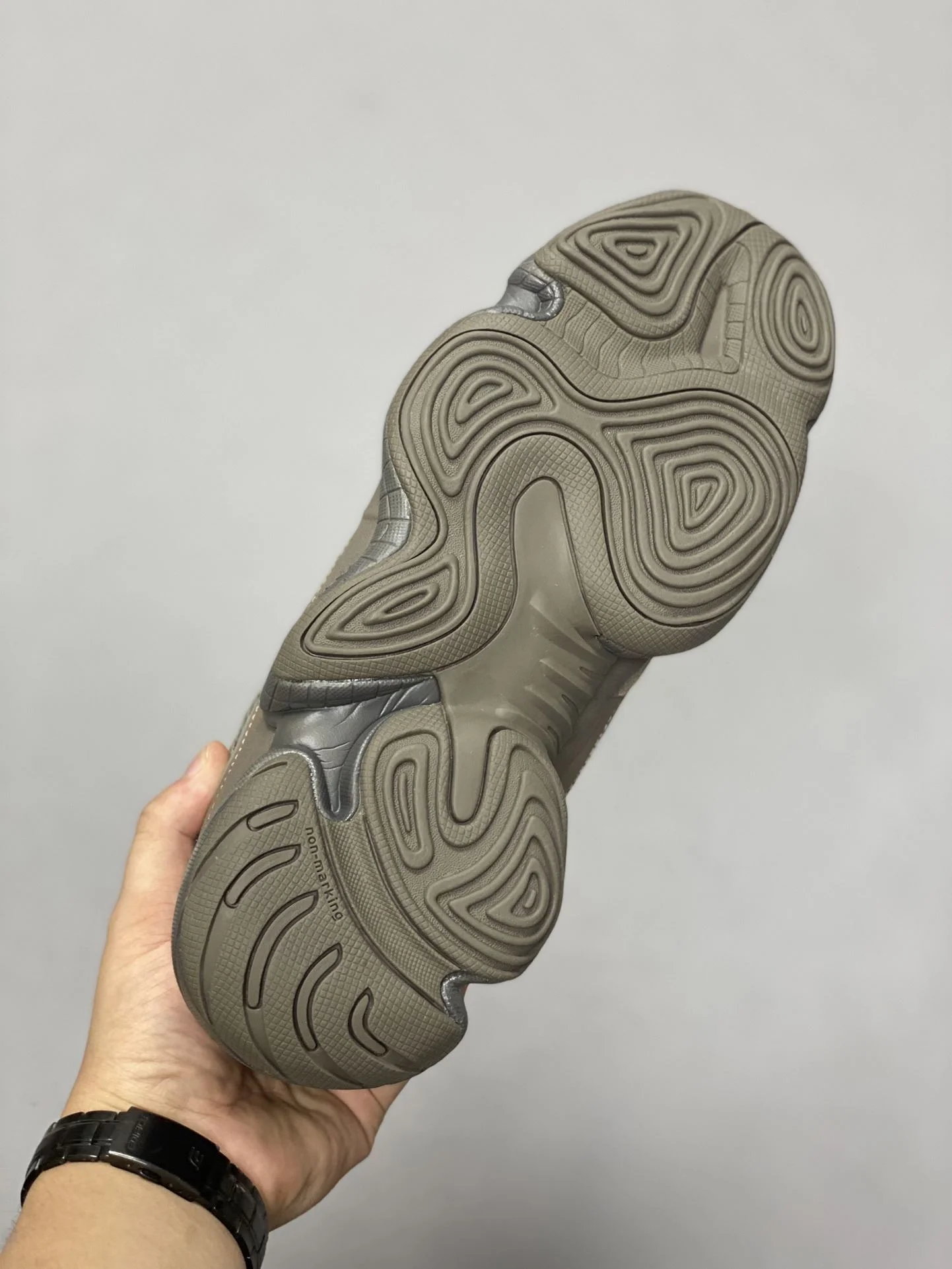 Brand-authenticated Adidas Yeezy 500 Shoes