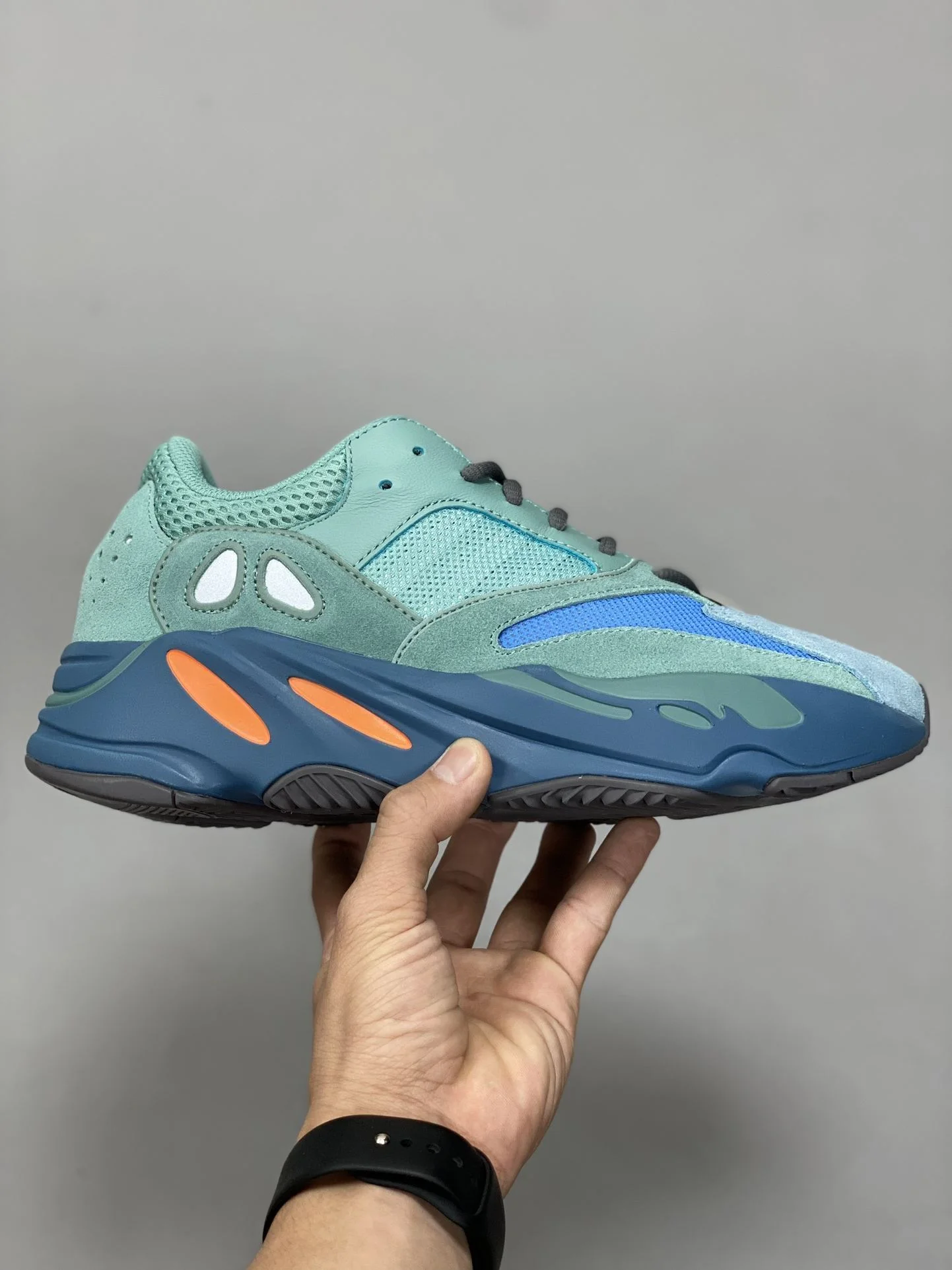 Reasonably priced Adidas Yeezy 700 Shoes