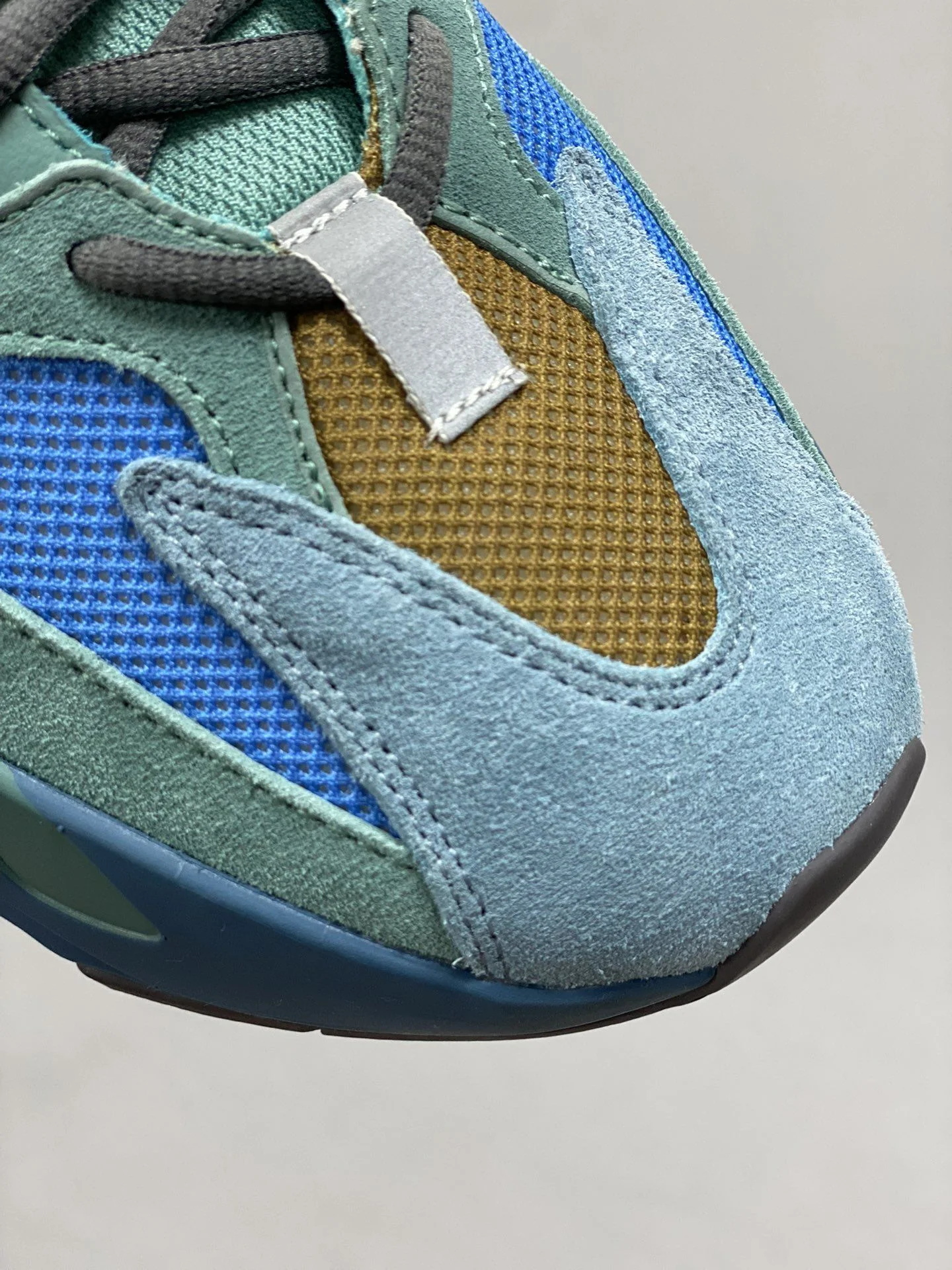 Reasonably priced Adidas Yeezy 700 Shoes