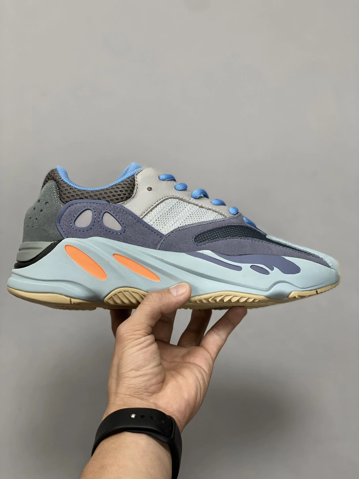 Exact replica Adidas Yeezy 700 Shoes