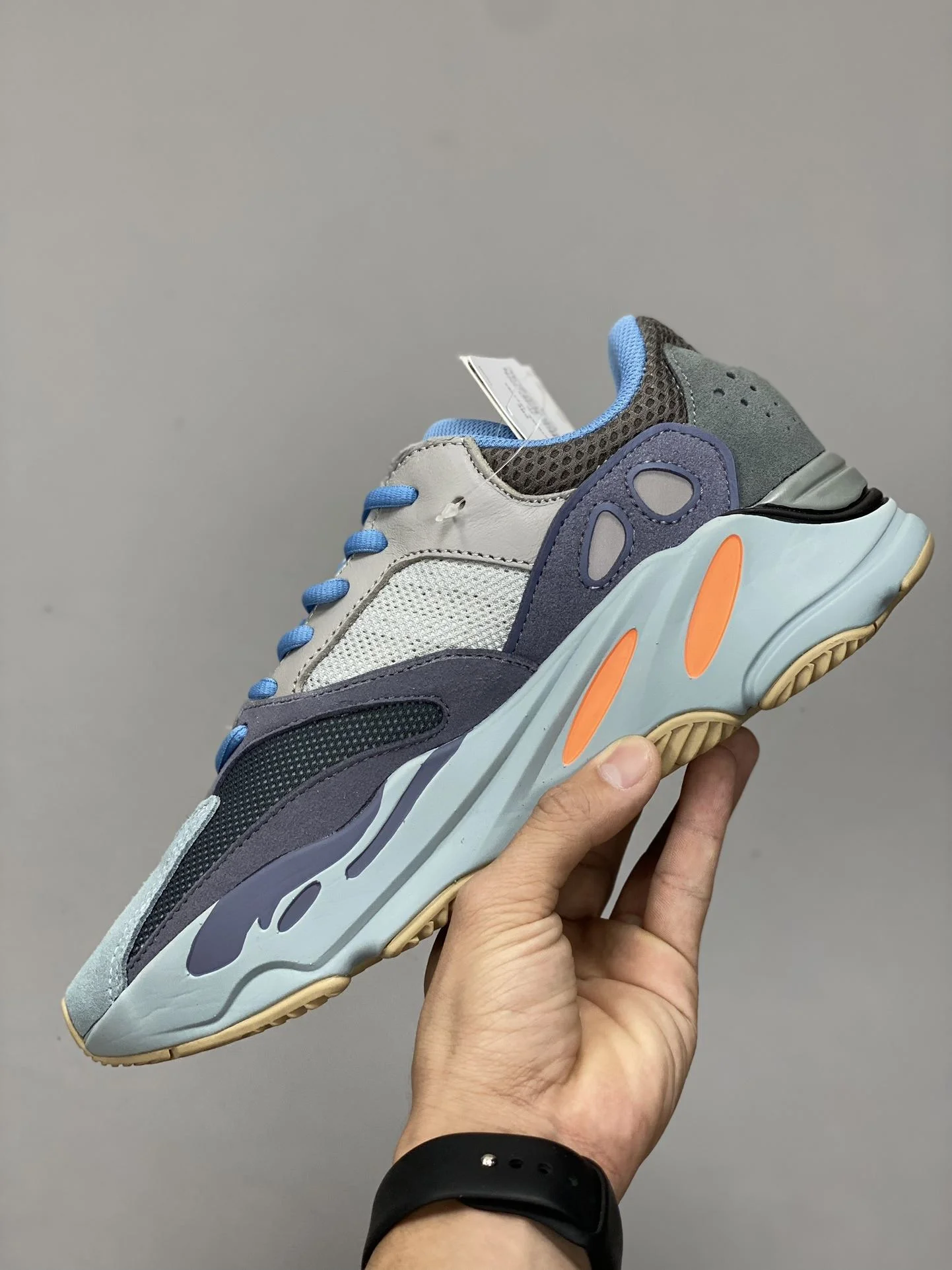 Exact replica Adidas Yeezy 700 Shoes