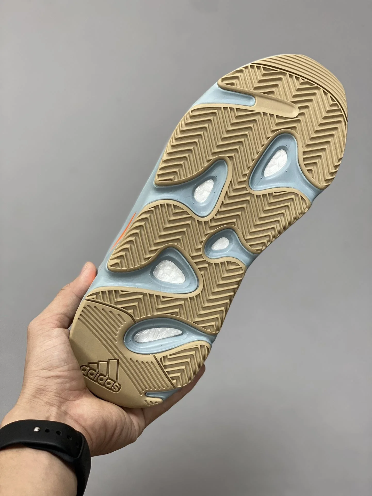 Exact replica Adidas Yeezy 700 Shoes