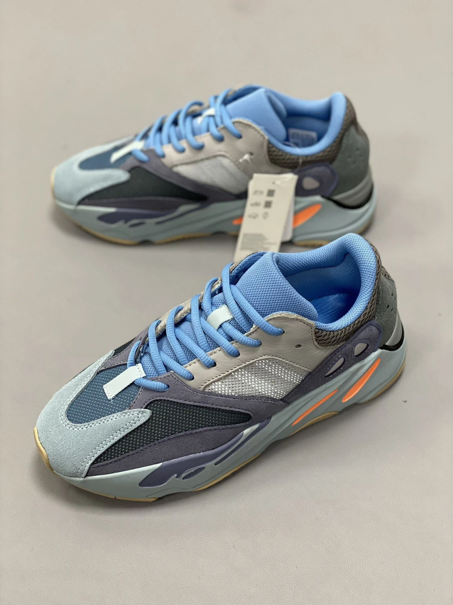 Exact replica Adidas Yeezy 700 Shoes