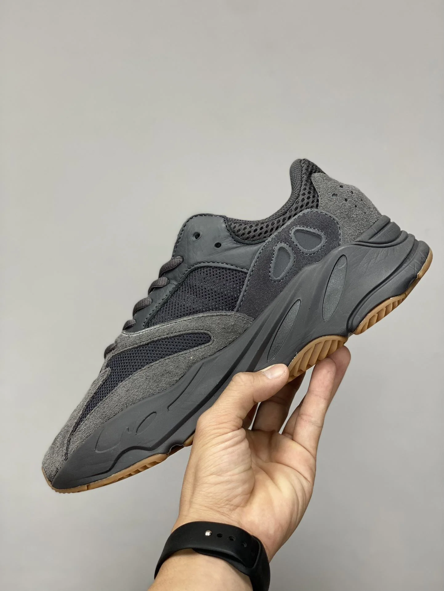 Reasonably priced Adidas Yeezy 700 Shoes