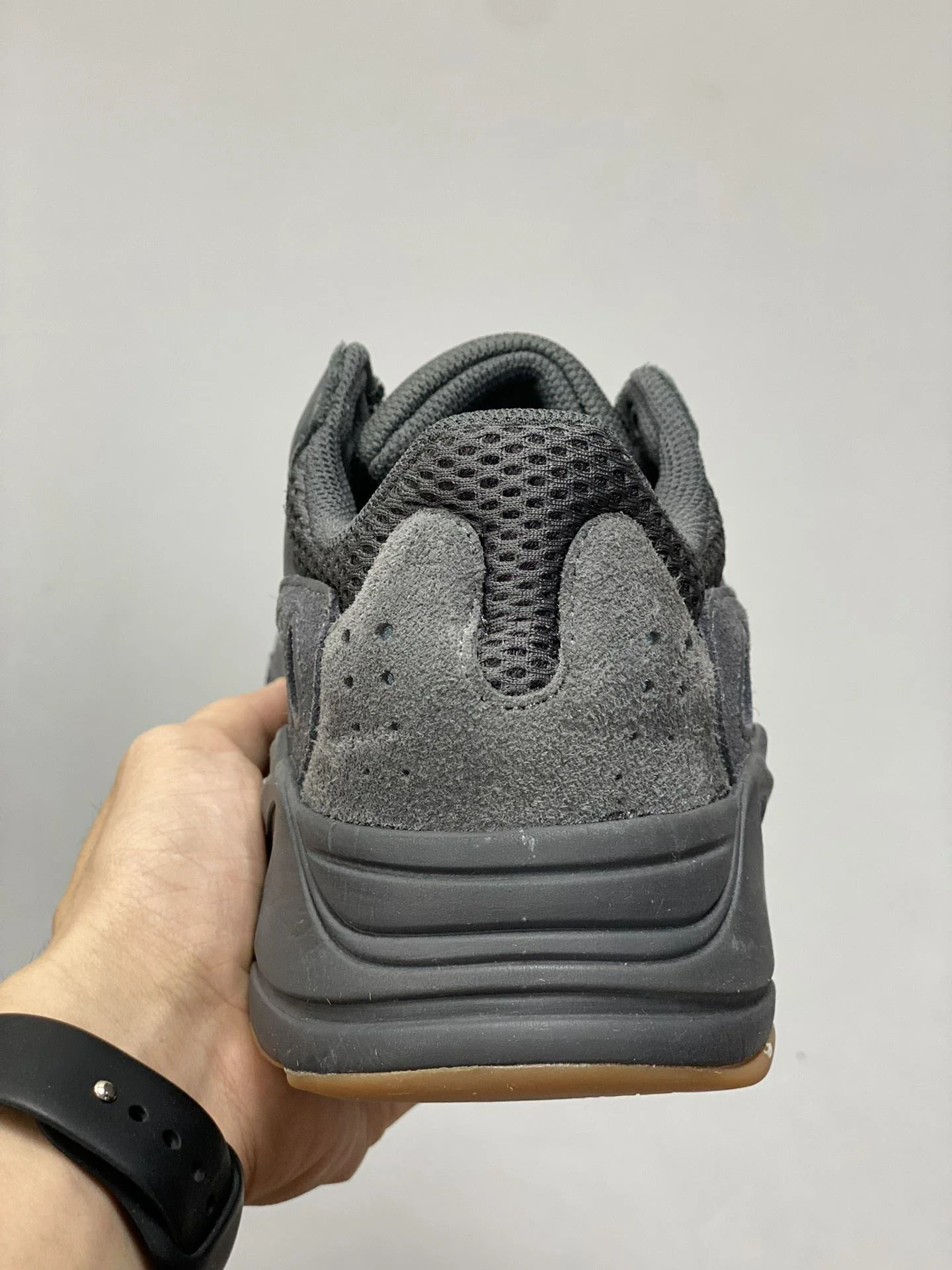 Reasonably priced Adidas Yeezy 700 Shoes