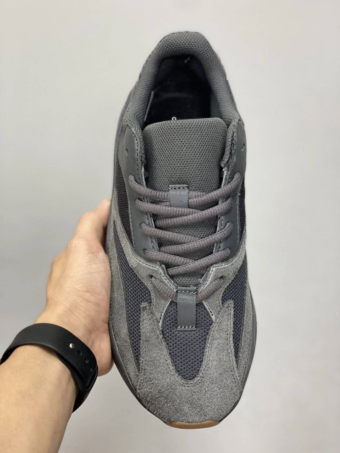 Reasonably priced Adidas Yeezy 700 Shoes