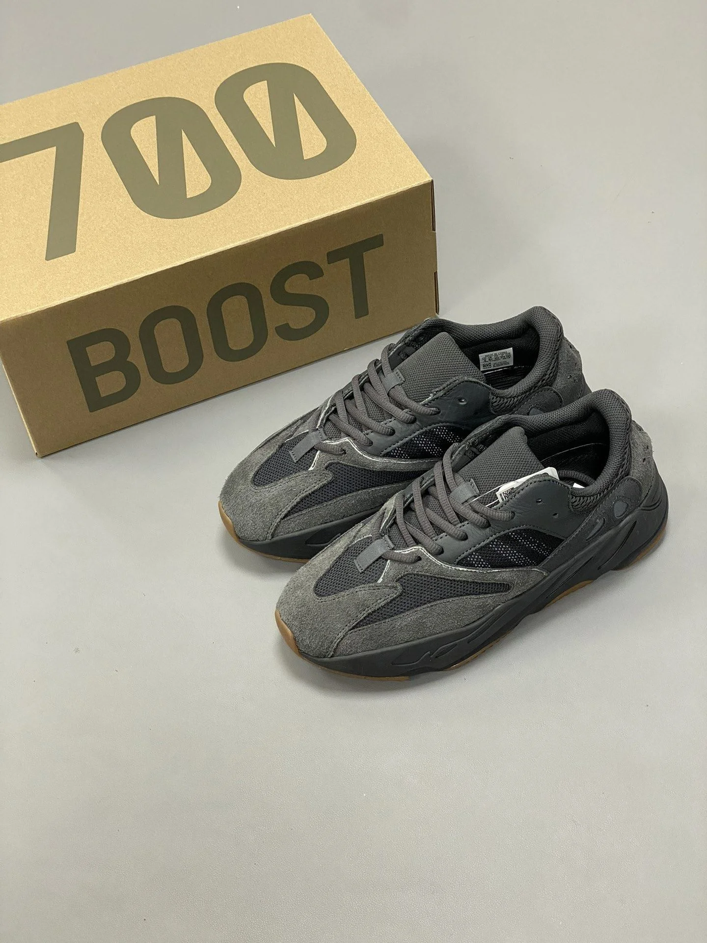 Reasonably priced Adidas Yeezy 700 Shoes