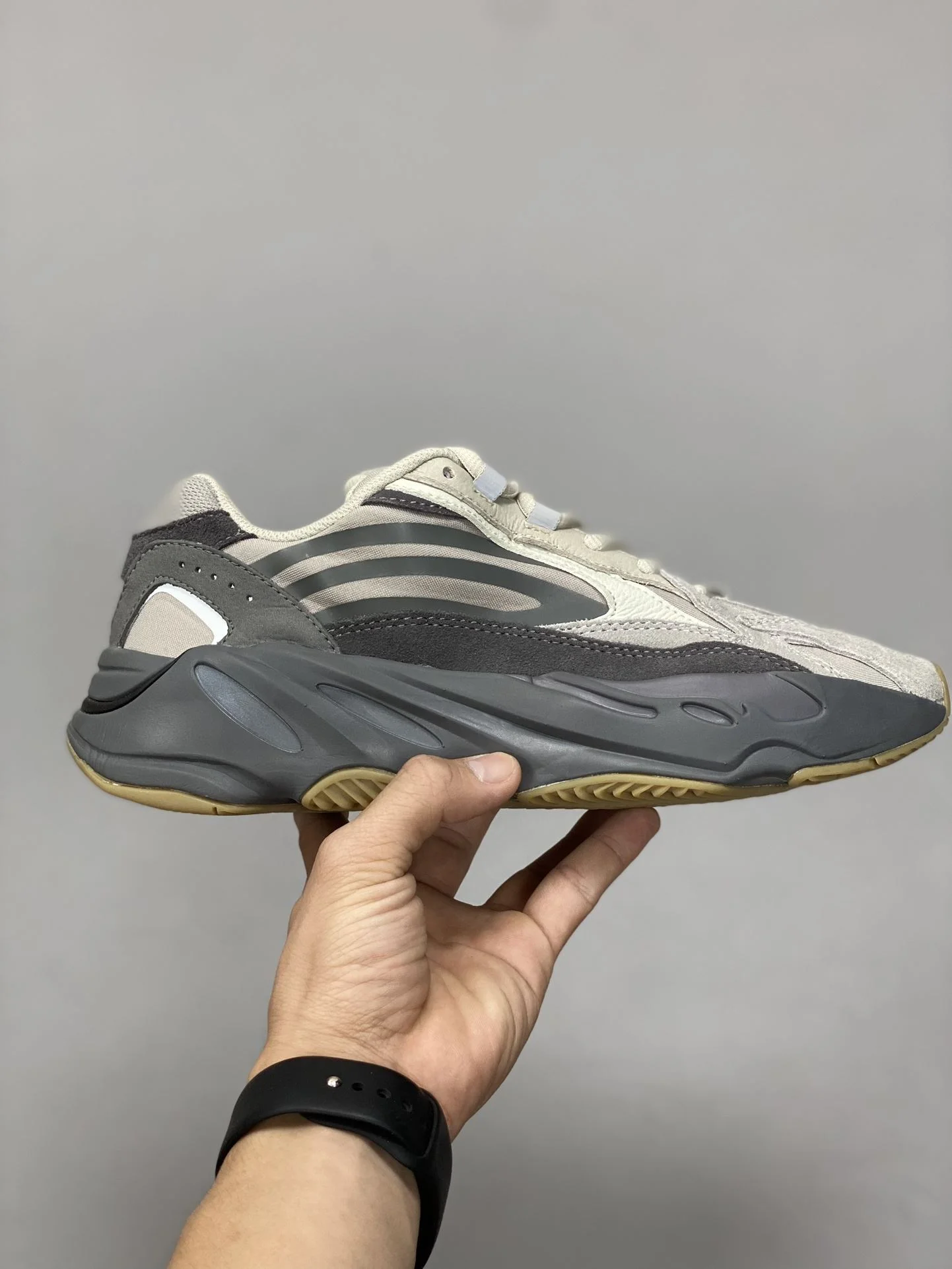 Perfect replica Adidas Yeezy 700 Shoes