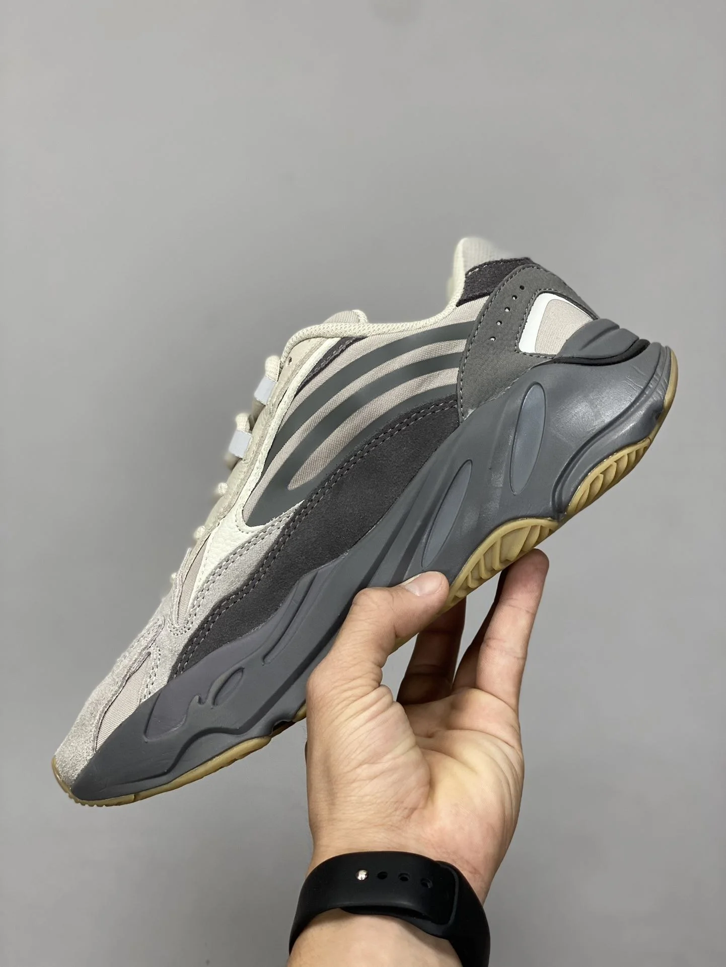 Perfect replica Adidas Yeezy 700 Shoes