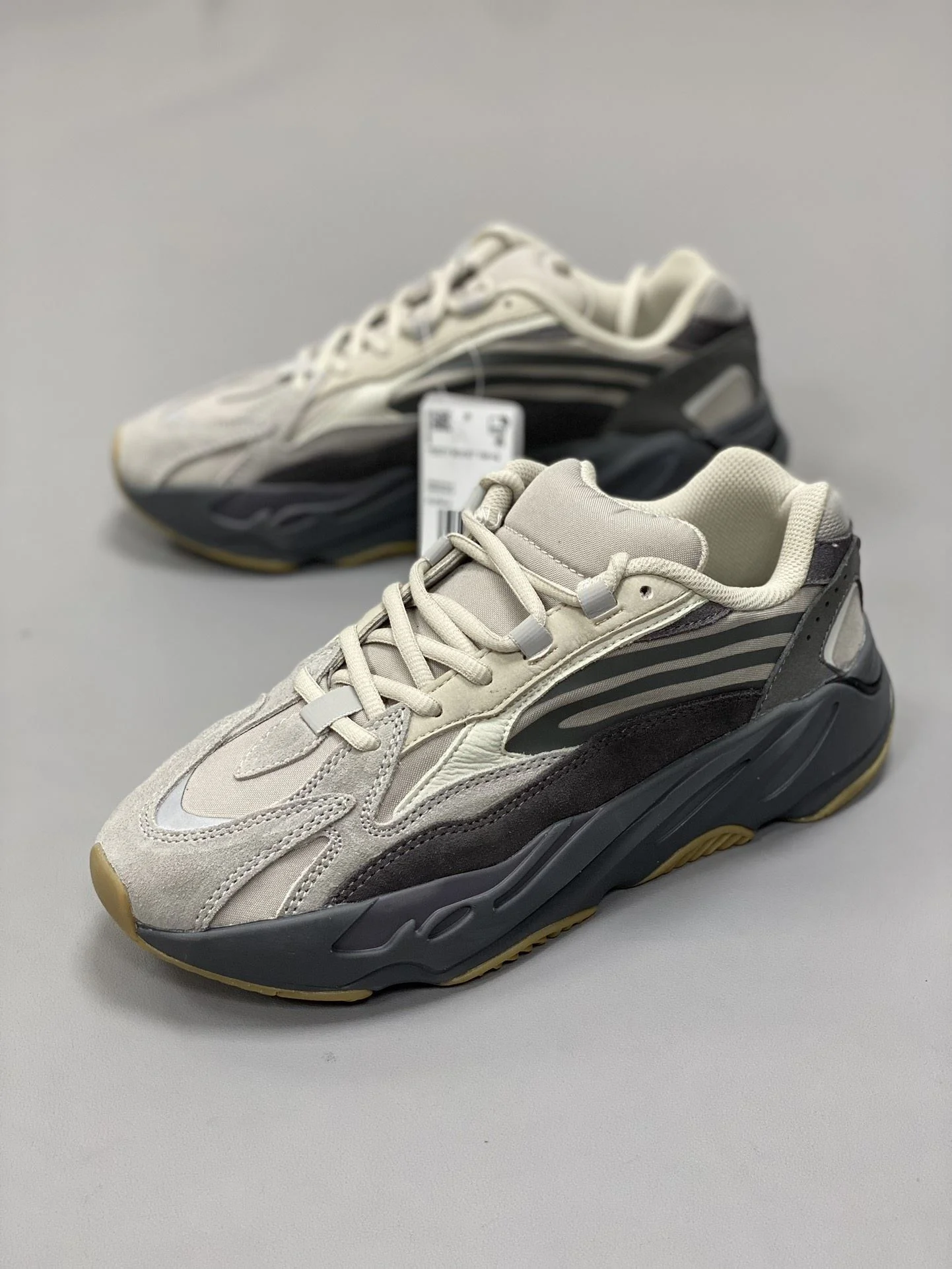 Perfect replica Adidas Yeezy 700 Shoes