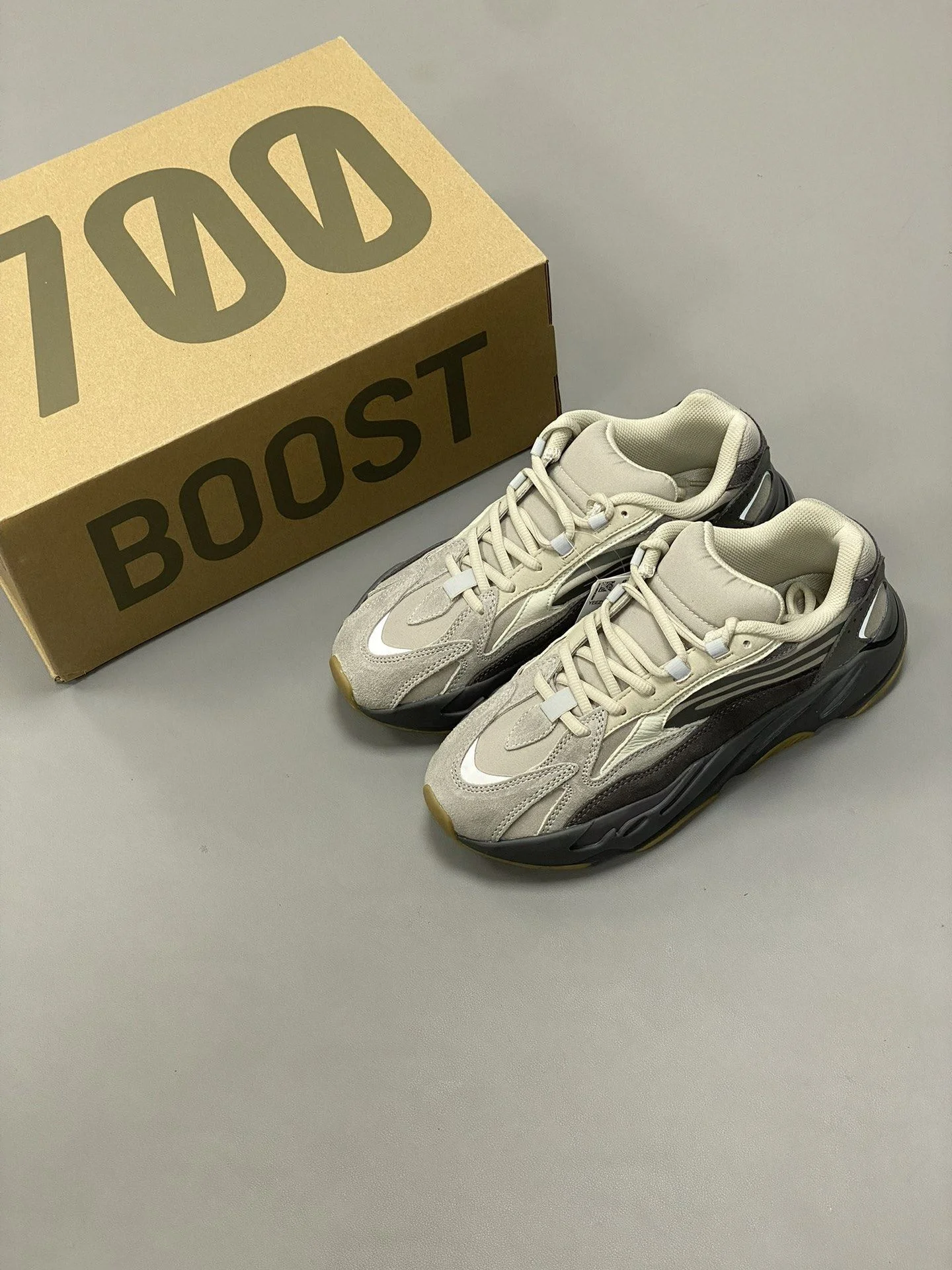 Perfect replica Adidas Yeezy 700 Shoes