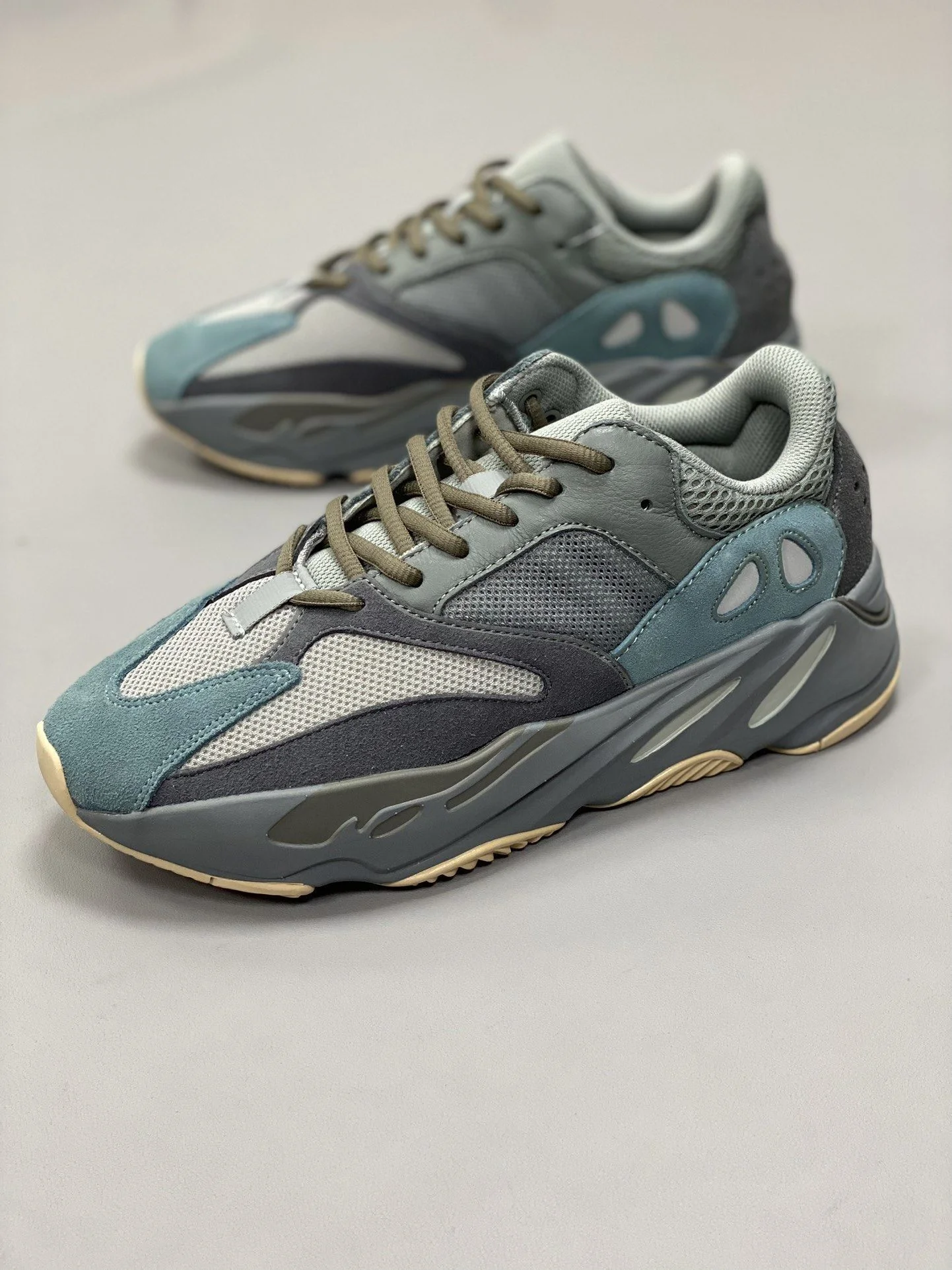 Top match Adidas Yeezy 700 Shoes