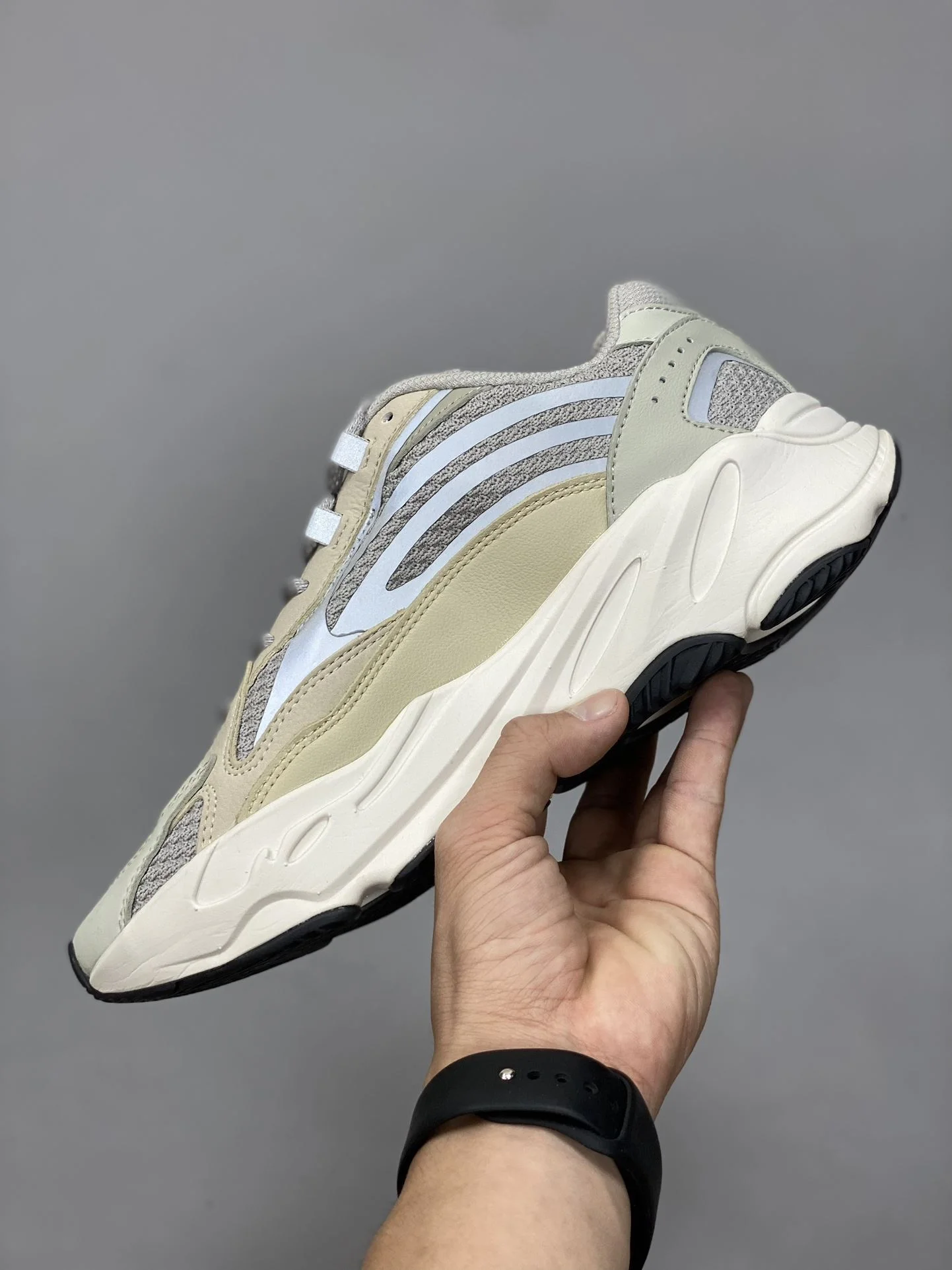 Accurate model Adidas Yeezy 700 Shoes
