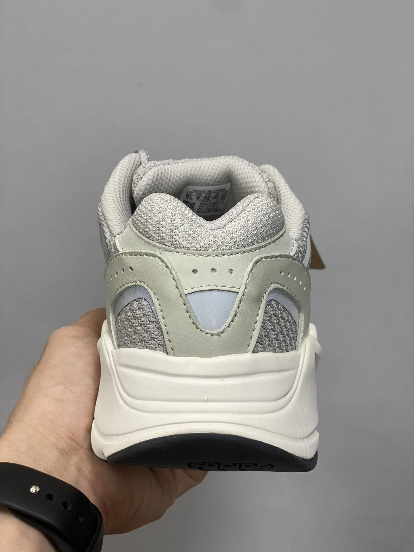 Accurate model Adidas Yeezy 700 Shoes