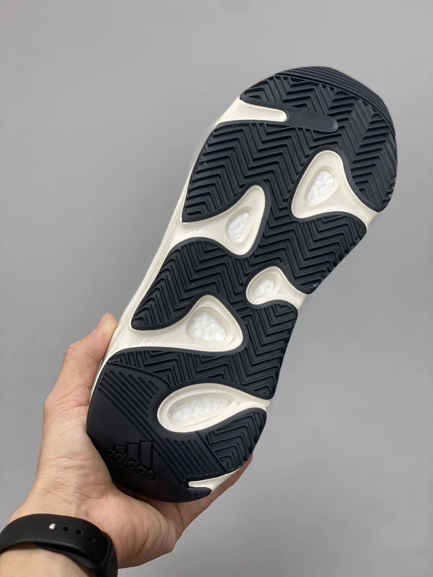 Accurate model Adidas Yeezy 700 Shoes