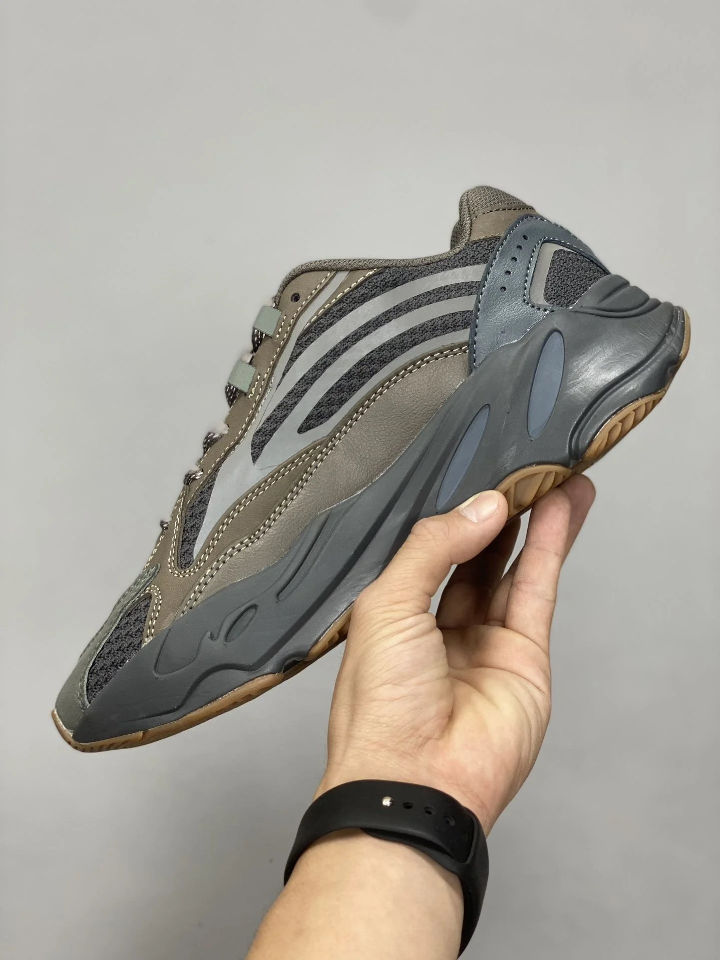 Perfect replica Adidas Yeezy 700 Shoes