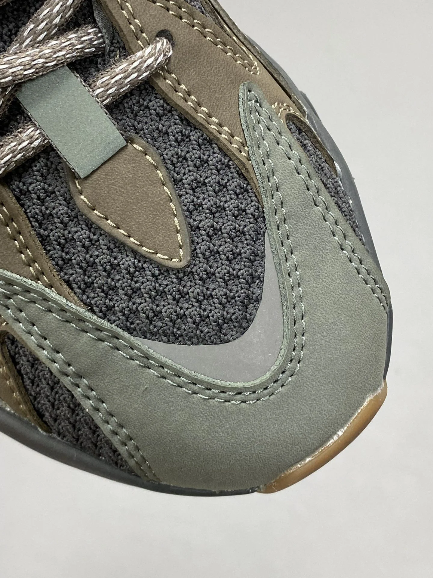 Perfect replica Adidas Yeezy 700 Shoes