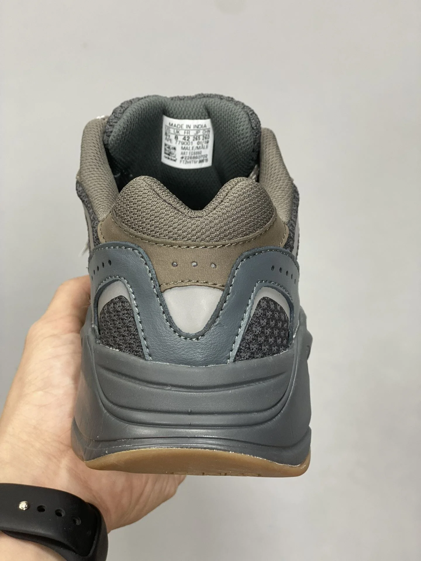 Perfect replica Adidas Yeezy 700 Shoes